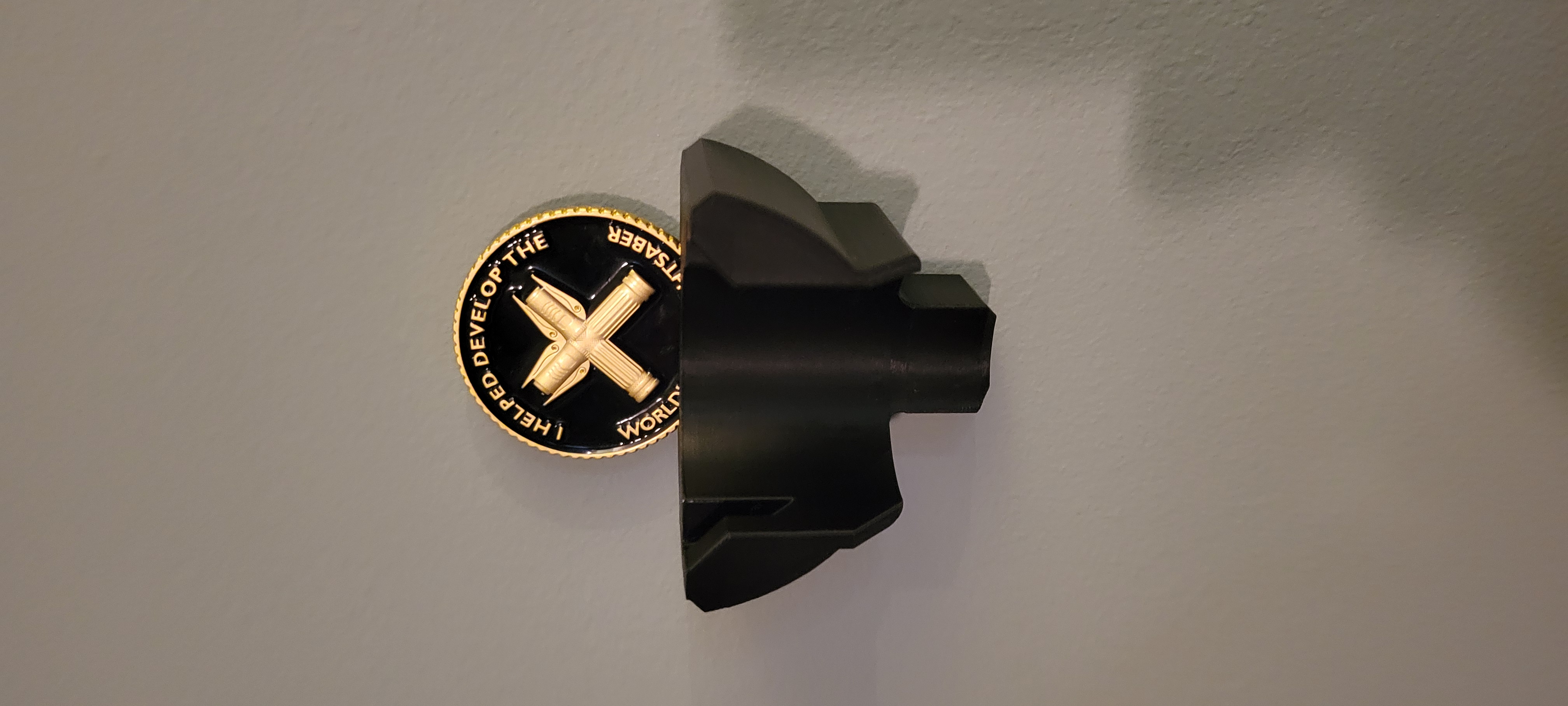 Hacksmith Mini-Saber Gen 2 Wall Mount by benstew42 | Download free STL ...