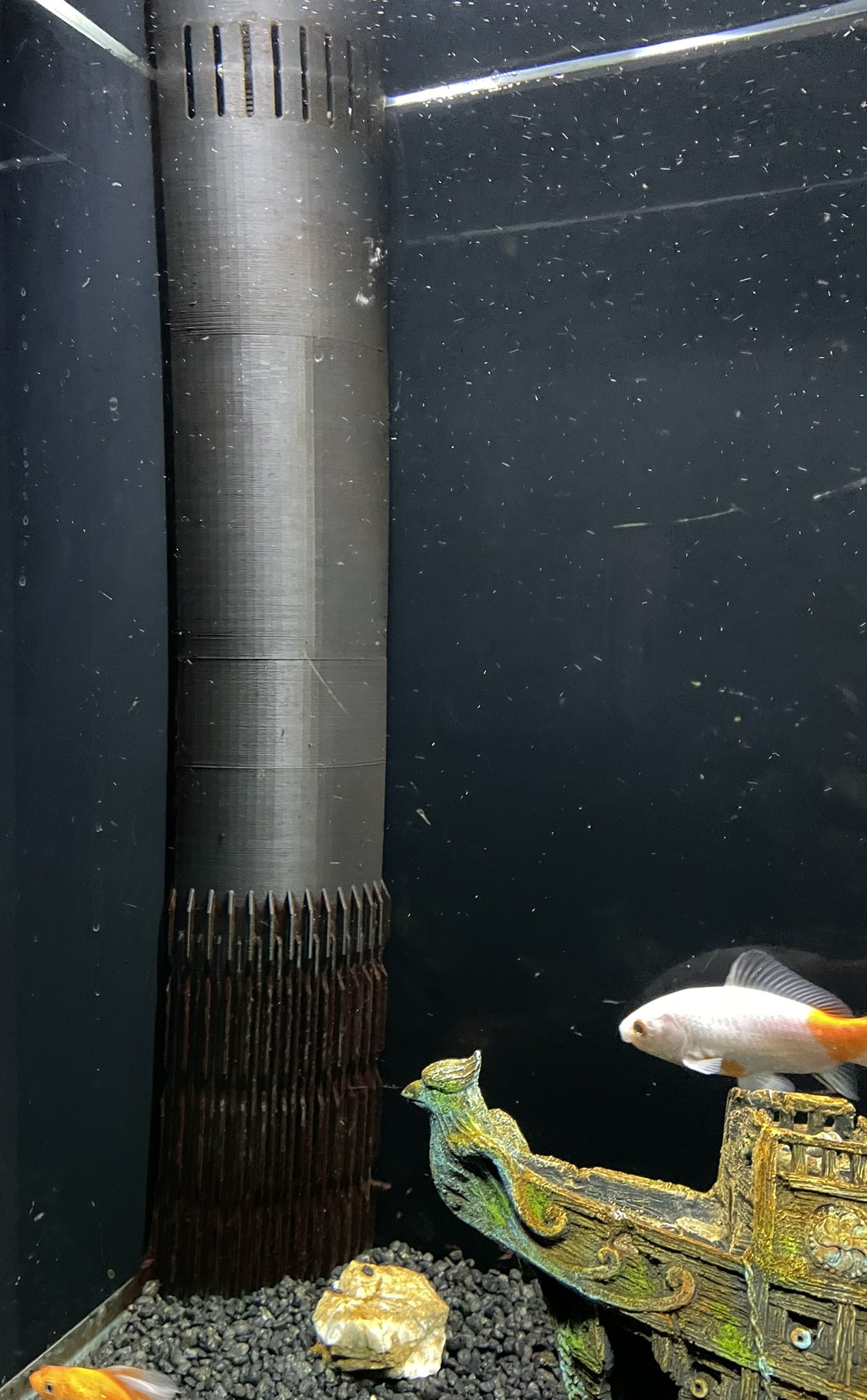 Aquarium - Water Outflow to hide water outflow tubing going to filter ...