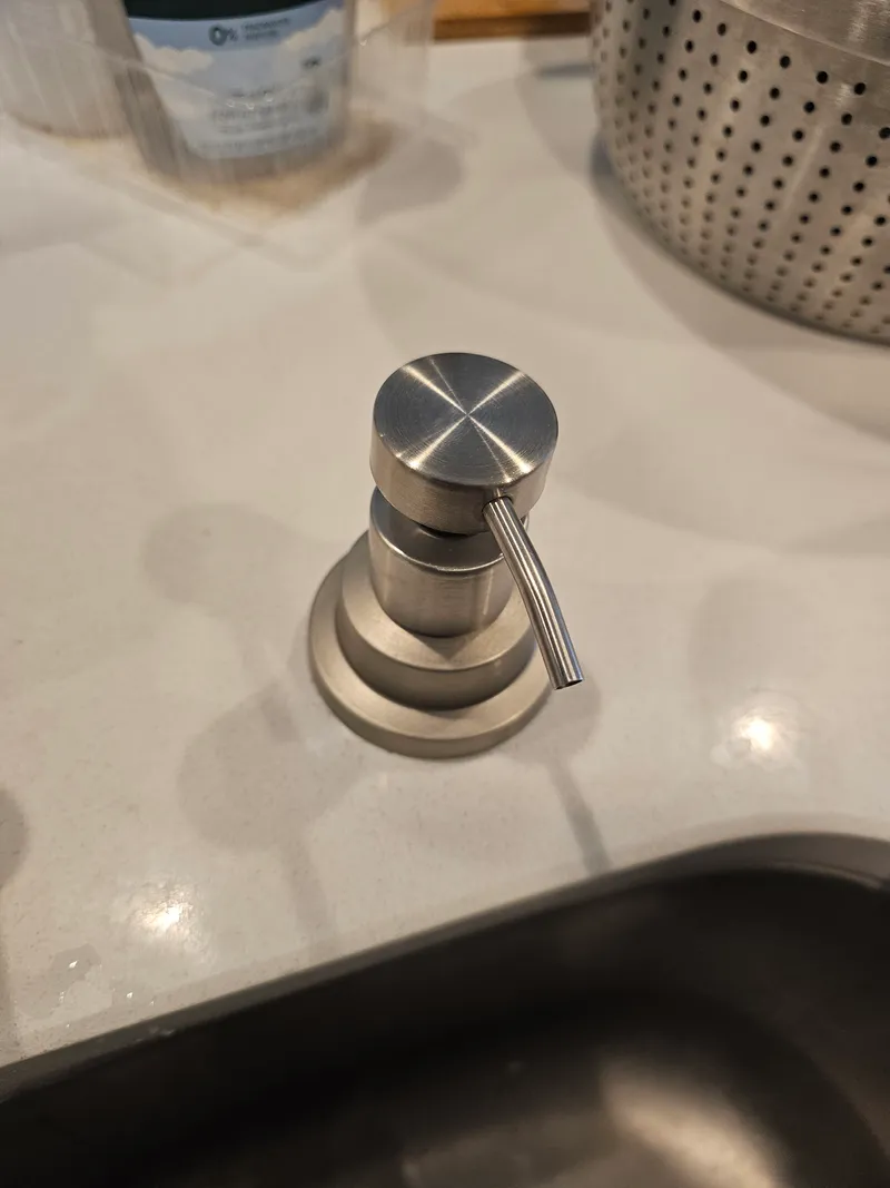Foaming Soap Countertop Adapter by Noxispike | Download free STL model ...