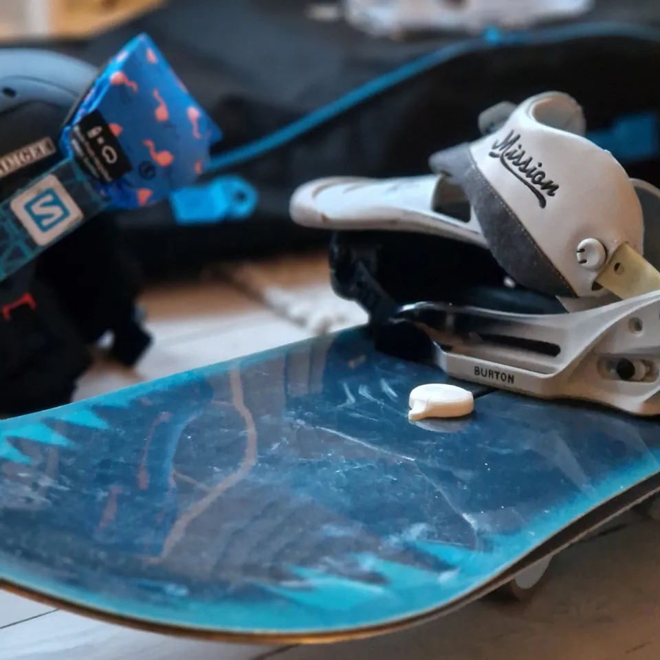 AirTag holder for Burton Channel Snowboard by Tvarus | Download free ...