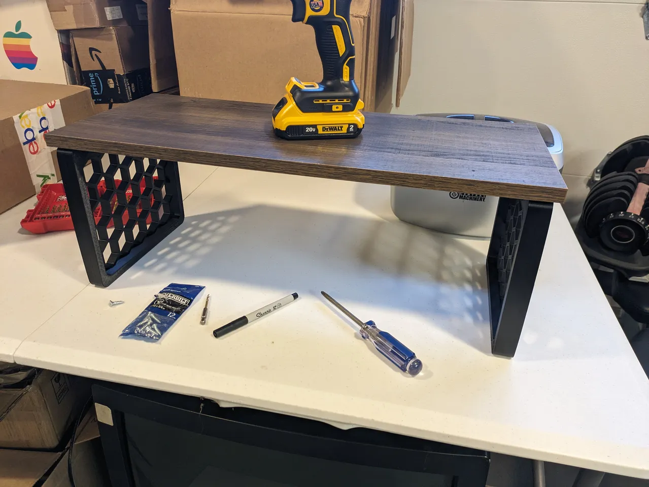 Desk Top Shelf Brackets for 1x10 or Larger Boards by odingalt ...