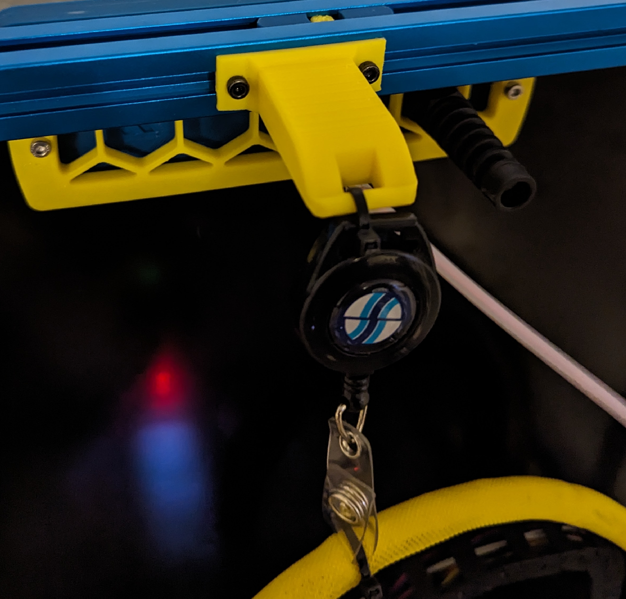 Extended Badge Retractor Mount by SaltyPaws | Download free STL model ...
