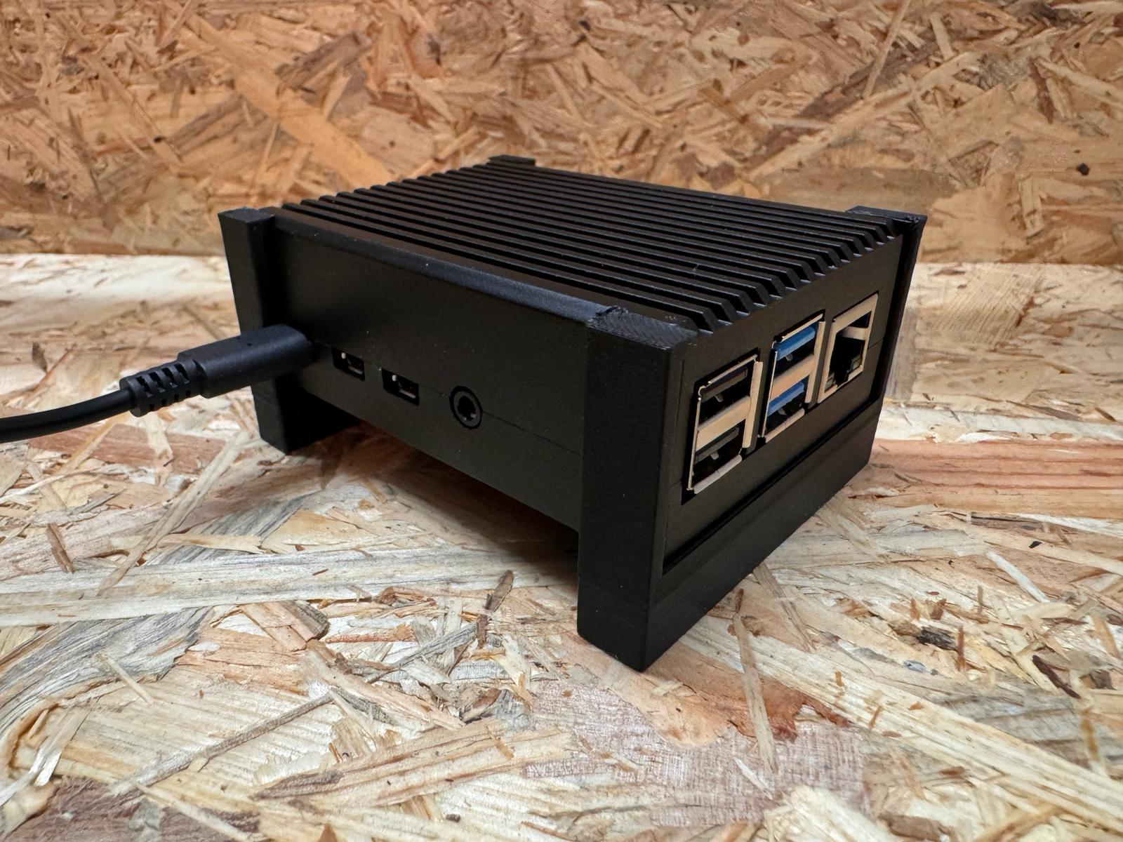 Geekworm P173 Raspberry Pi4 Case Halter by DoKa | Download free STL model | Printables.com