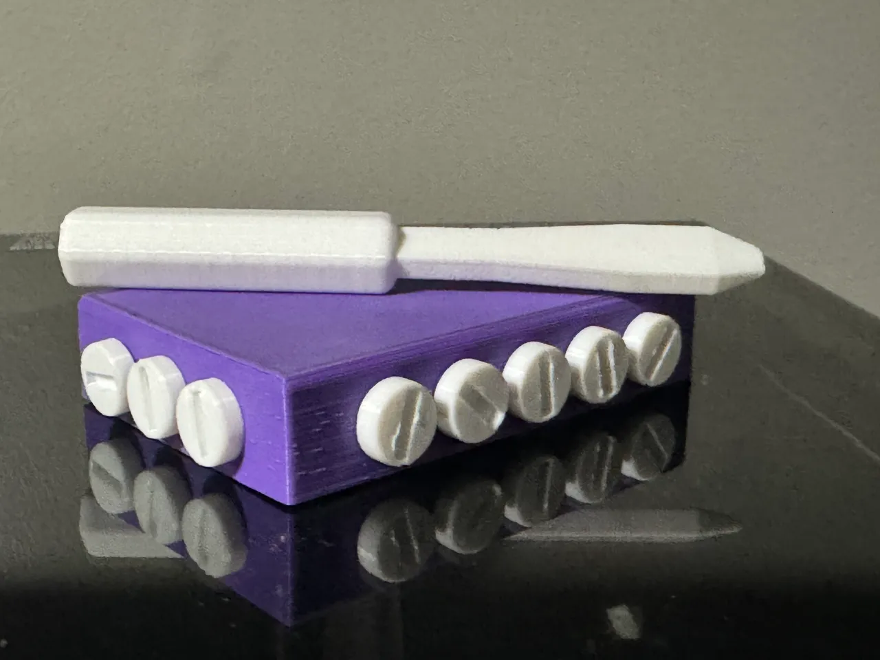 Prank Gift Card Box - 16 Screws by WhoaItsAFactorial | Download free ...