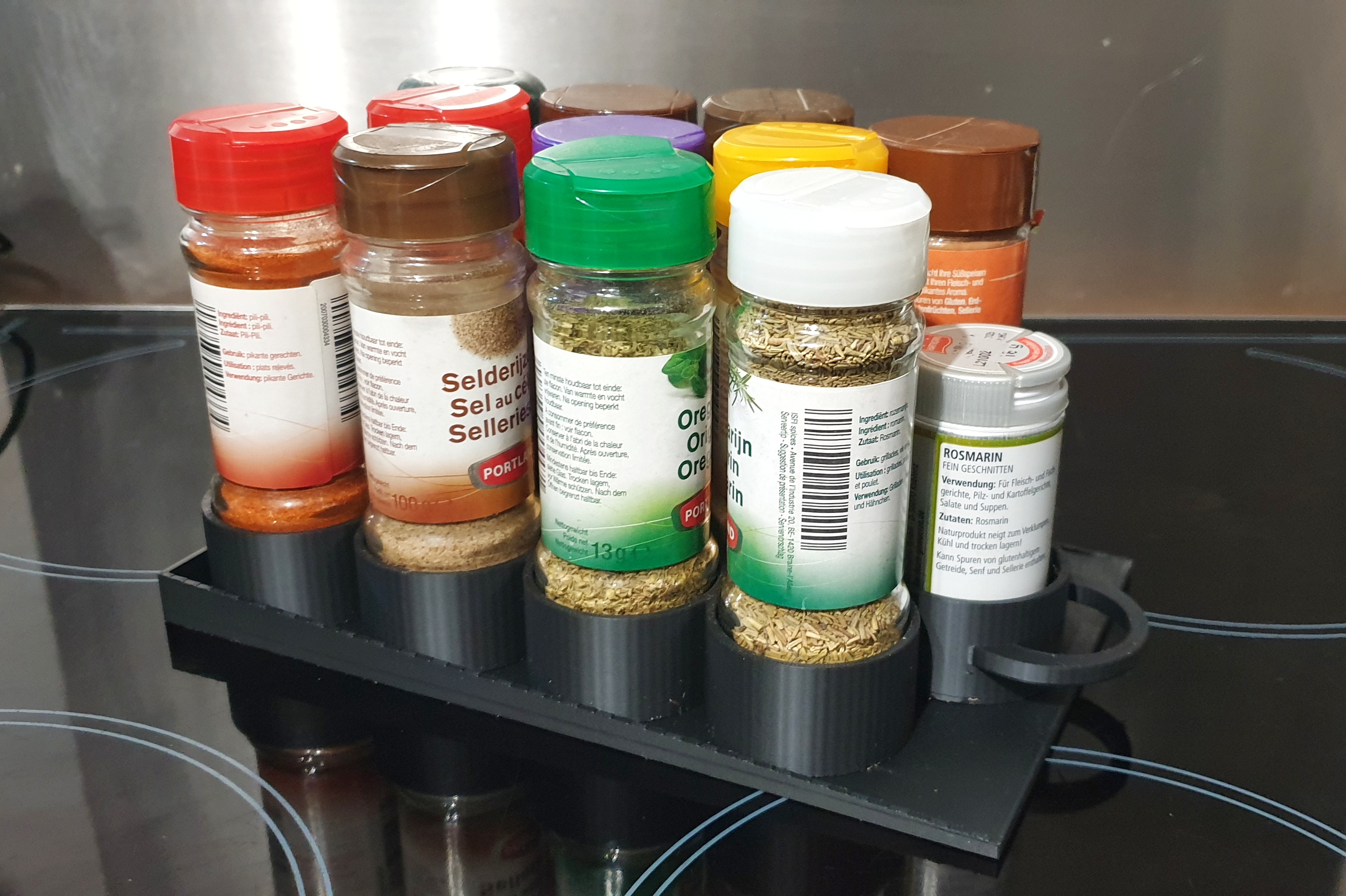 Spice rack for 43mm spice bottles with placeholder/slider by Kenneth ...