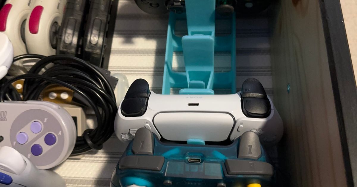 Universal Modern Controller Stand by Kuro Houou | Download free STL ...