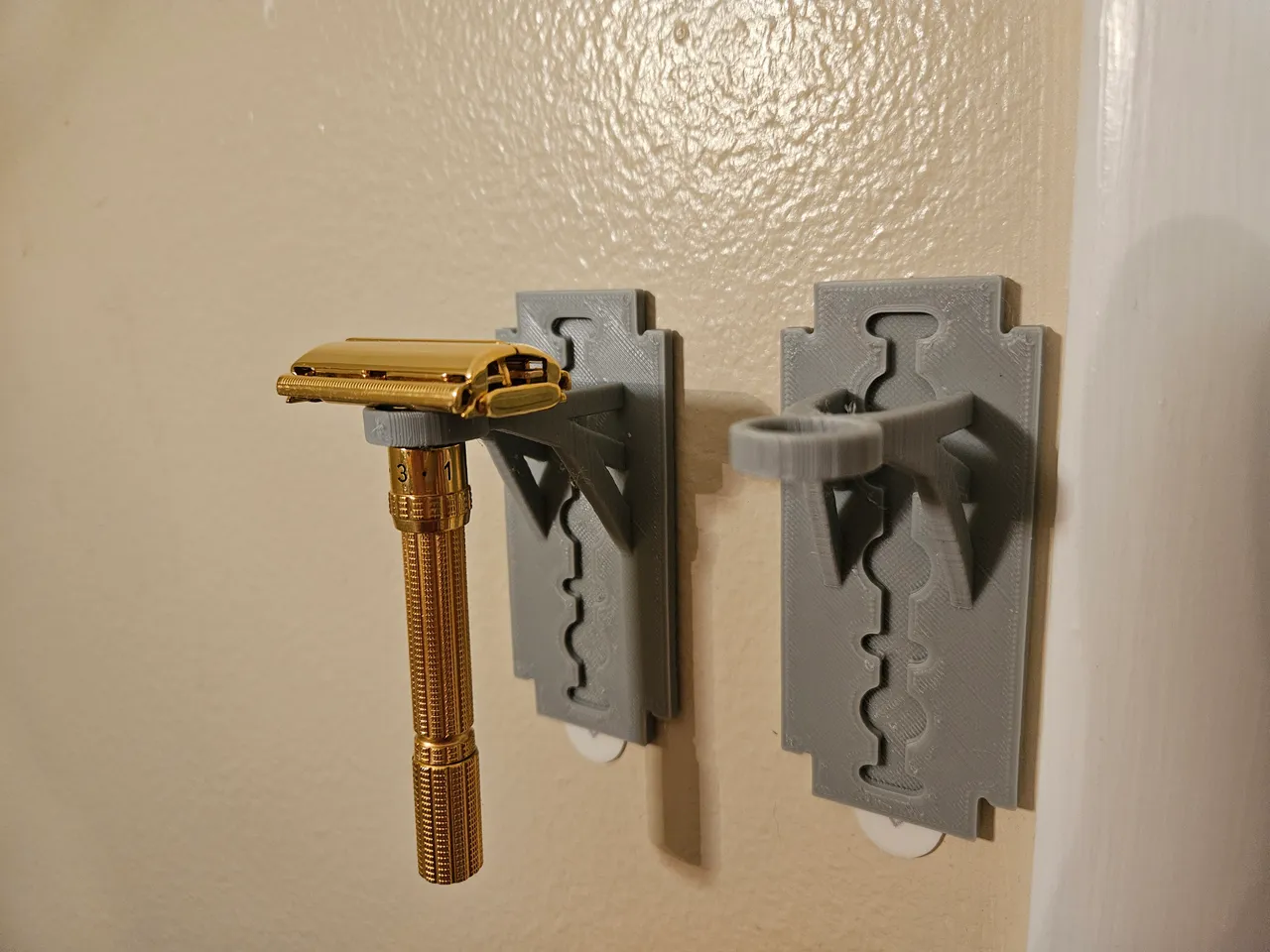 Safety Razor Holder by Garret Portela | Download free STL model ...