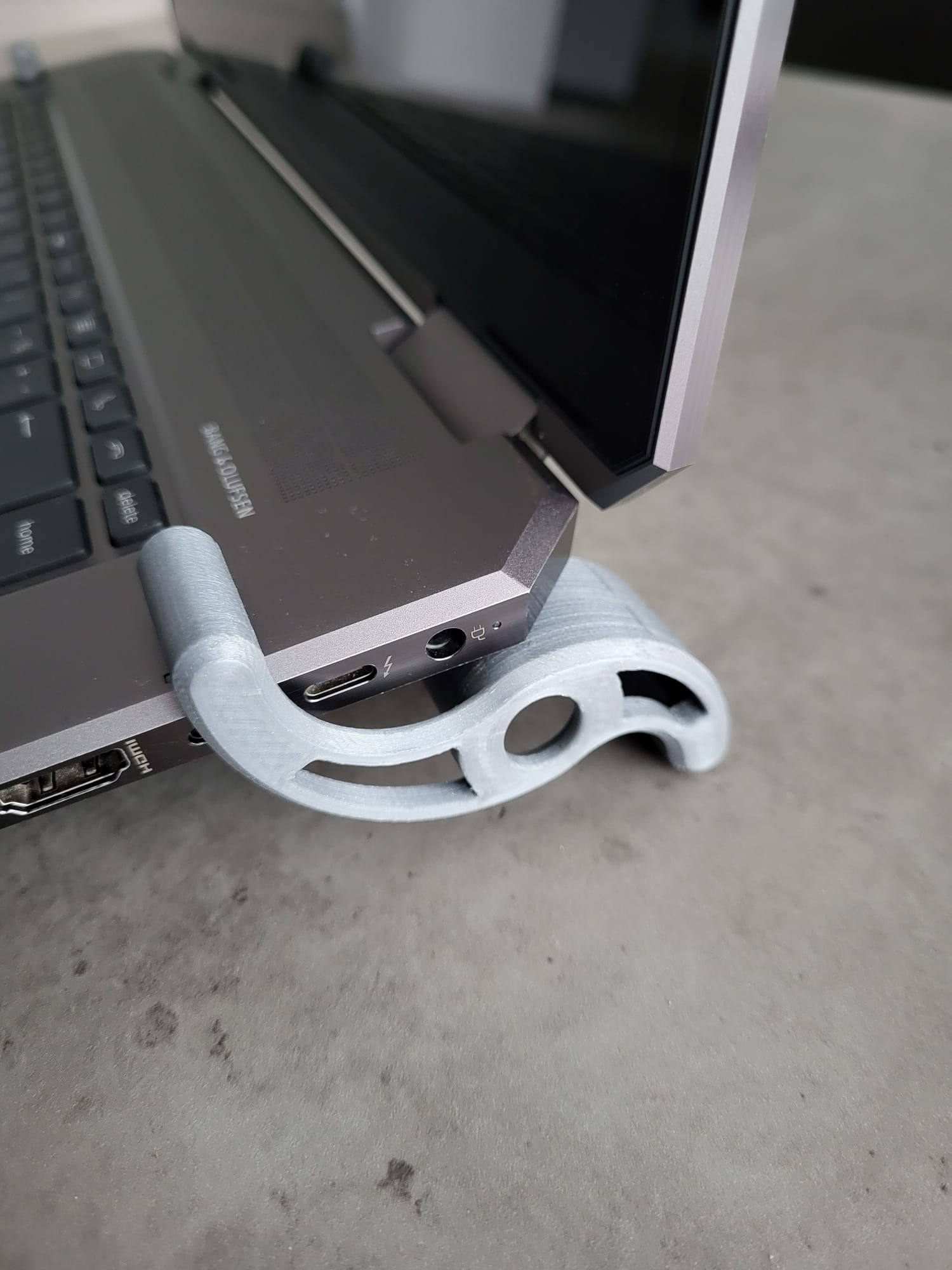 Notebook universal stand V2 by Lamboman | Download free STL model ...