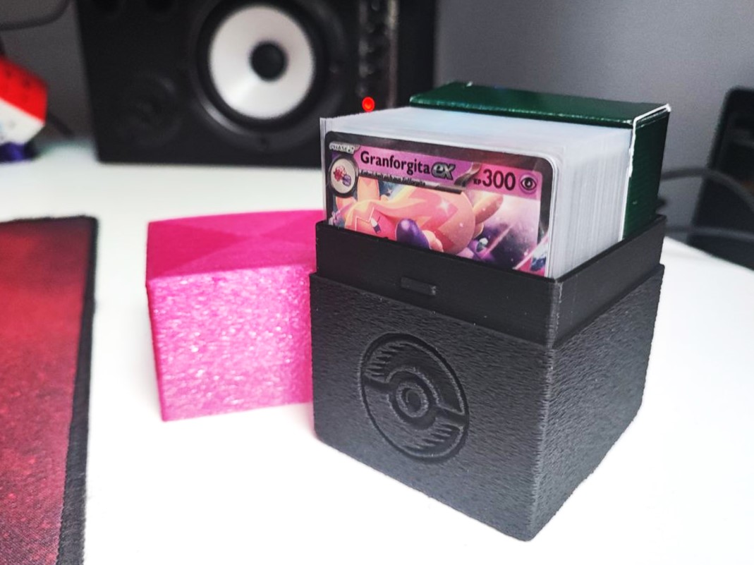 Versatile TCG Deck Box: MTG Commander, Pokémon, and Custom Editions par ...