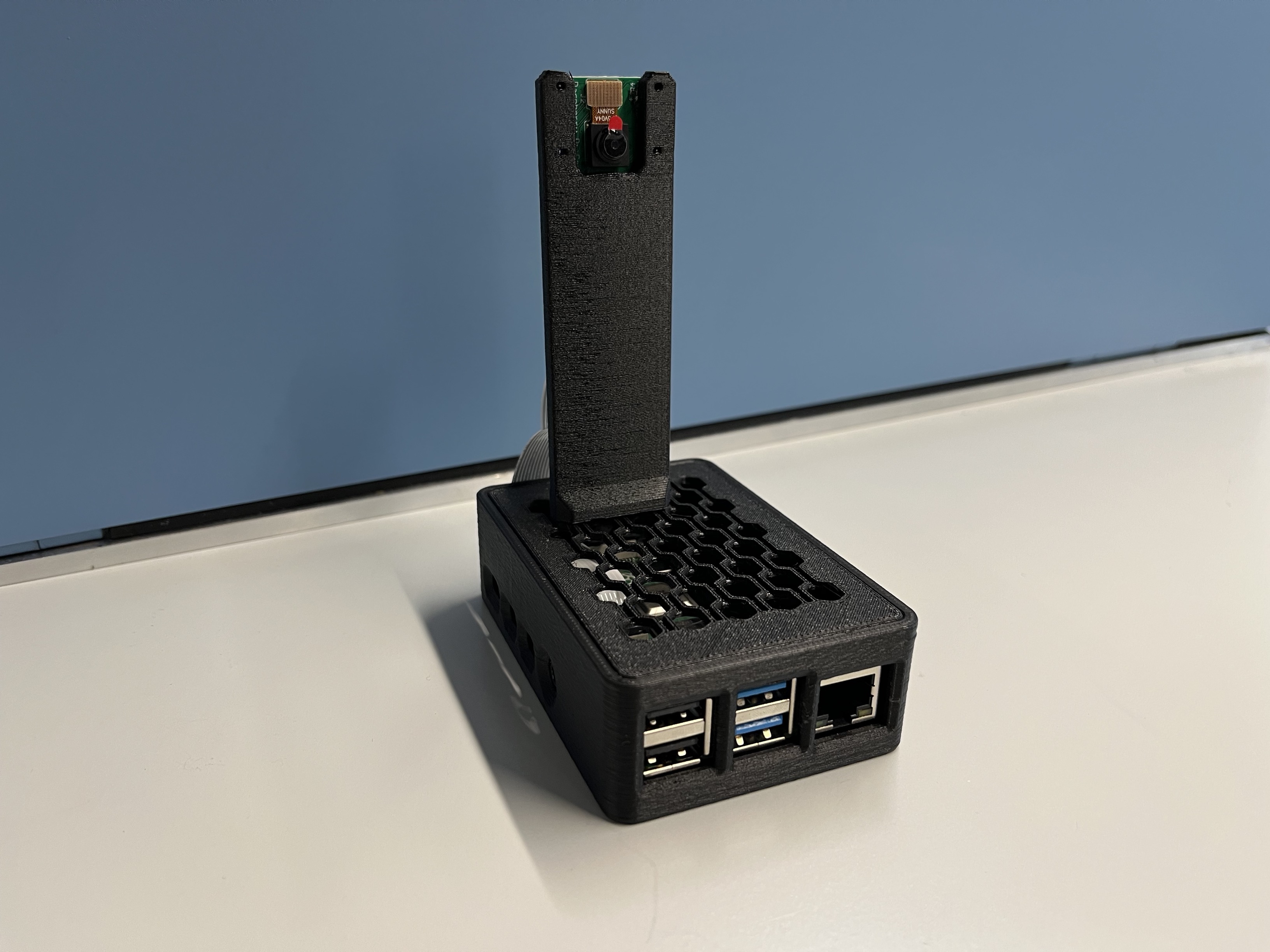 Camera holder for Raspberry Pi case by eliobou | Download free STL ...