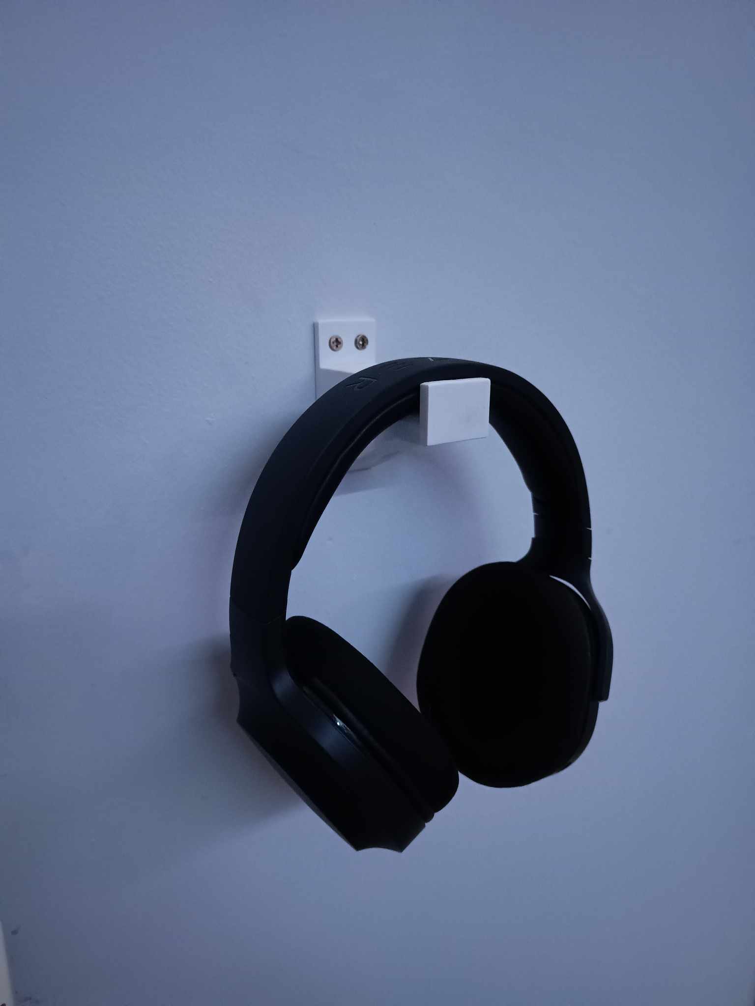 Wall mounted headphones holder / stand by Pawel G. | Download free STL ...