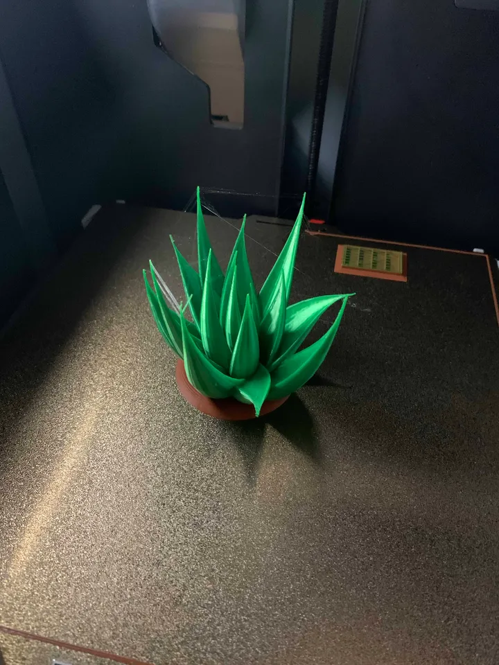 Desktop Potted Plant (Fully 3D Printed) by BRE3DLOVE | Download free ...
