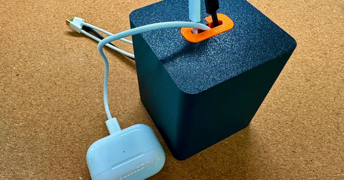 Small cable box for desk by episco | Download free STL model ...