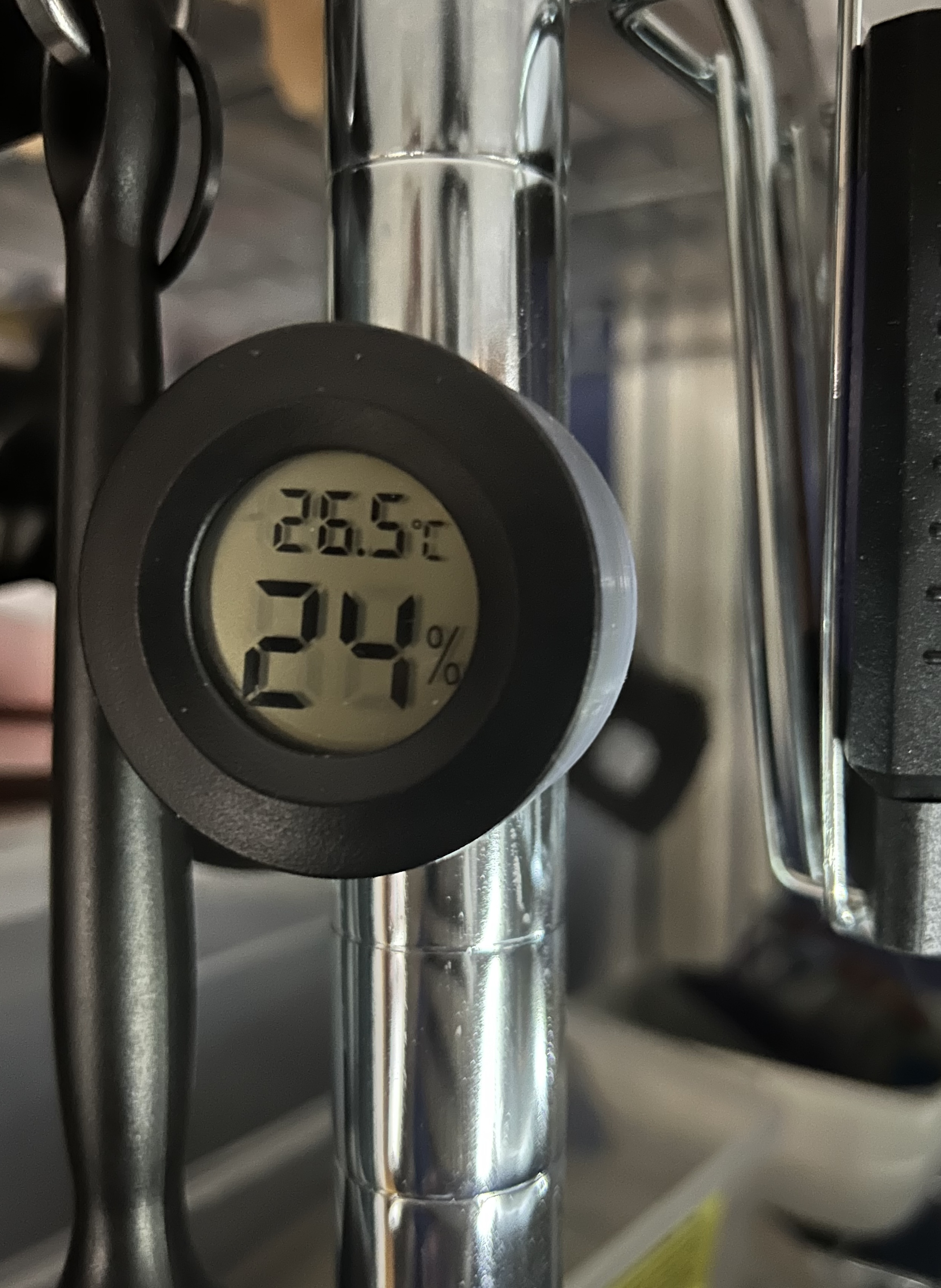 Mini Hygrometer/Thermometer Magnetic Mount by Kiwi | Download free STL ...