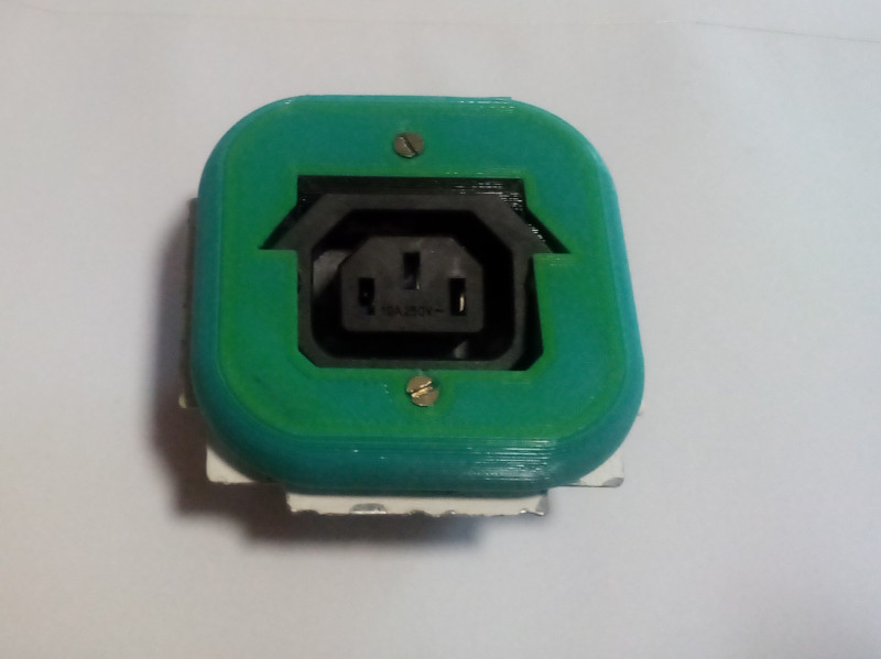IEC C14 insert for a Schuko outlet / IEC C14 Einsatz anstelle einer ...