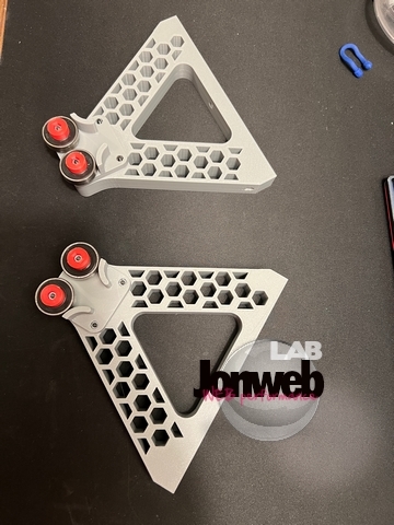 Low friction Filament spool shelf bracket by Jonweb | Download free STL ...