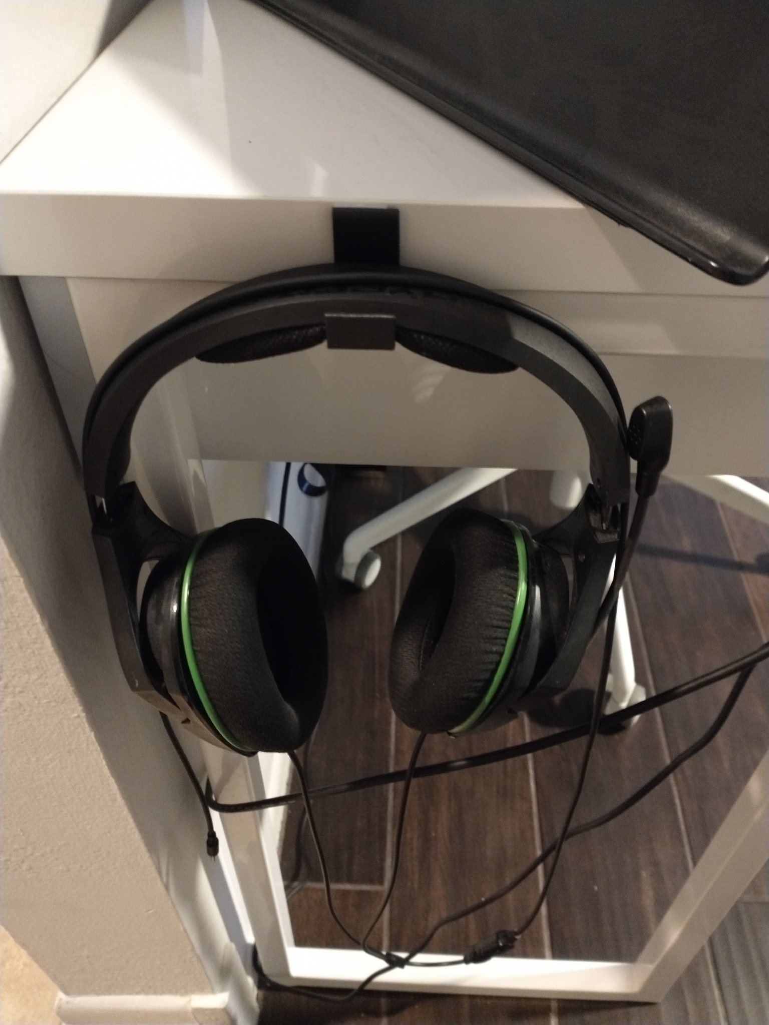 Anker Q20i Headset Hook for Monitor by languer | Download free STL ...