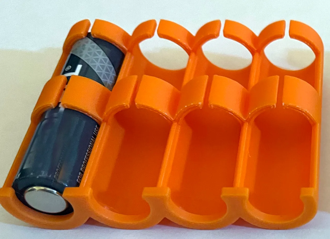 AA Battery Holder (4 Batteries) by infamous61 | Download free STL model ...