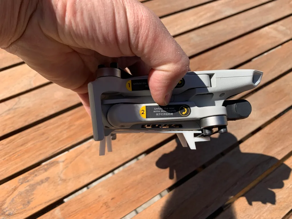 dji mavic mini landing gear with propellers hold clippers by Macaron ...