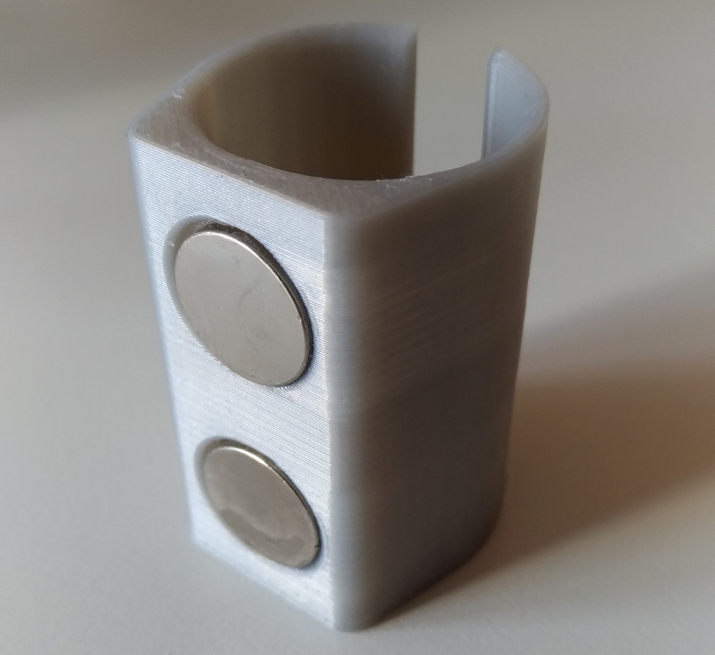 Magnetic mounted Coin dispenser (Danish 5kr and 20kr) by Take on ...