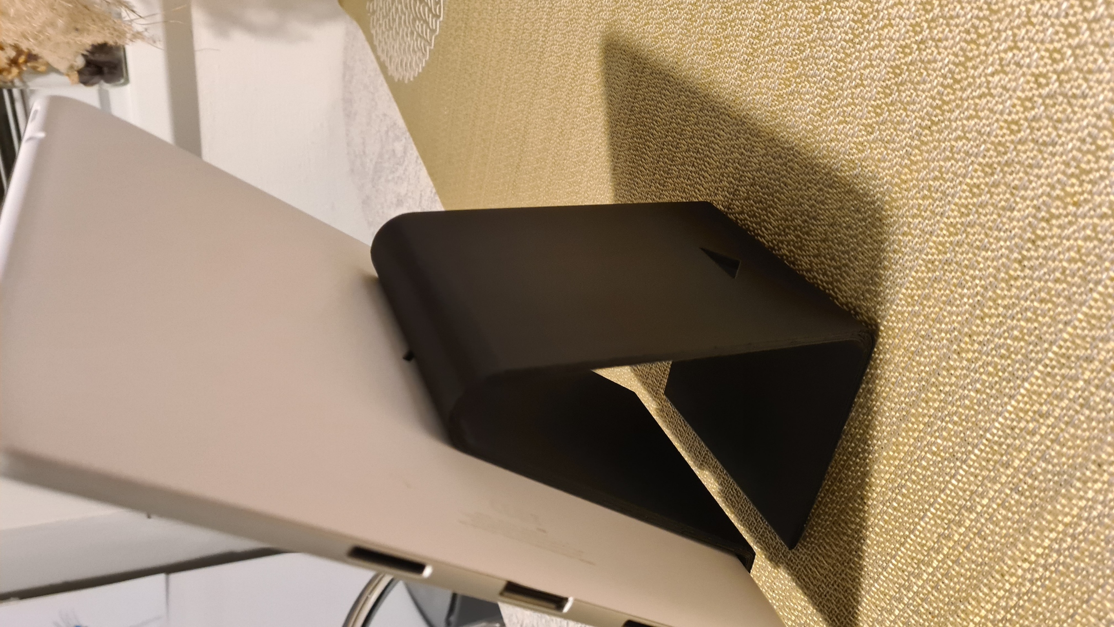 Tablet holder / držák by PantovarnikCZ | Download free STL model ...