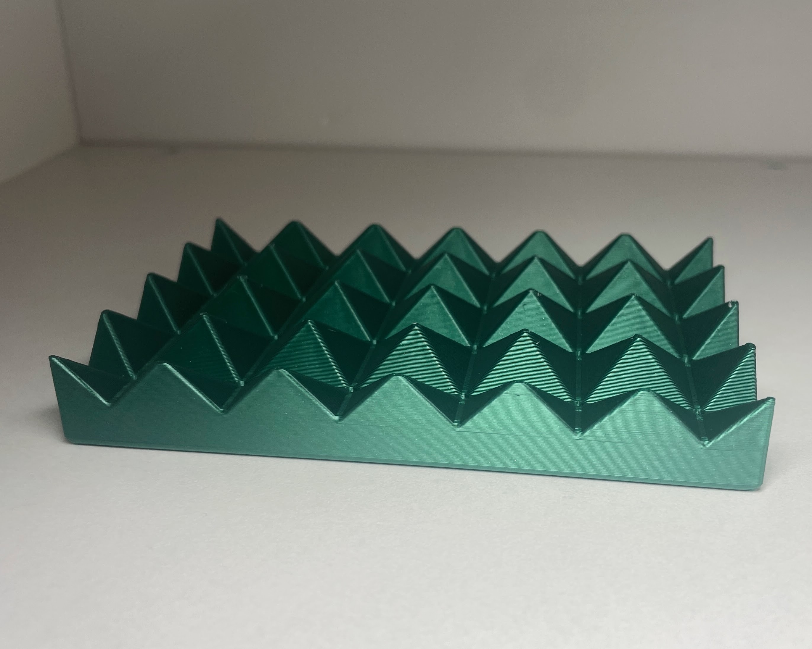 Spiky Soap/Sponge Tray by cartyski | Download free STL model ...