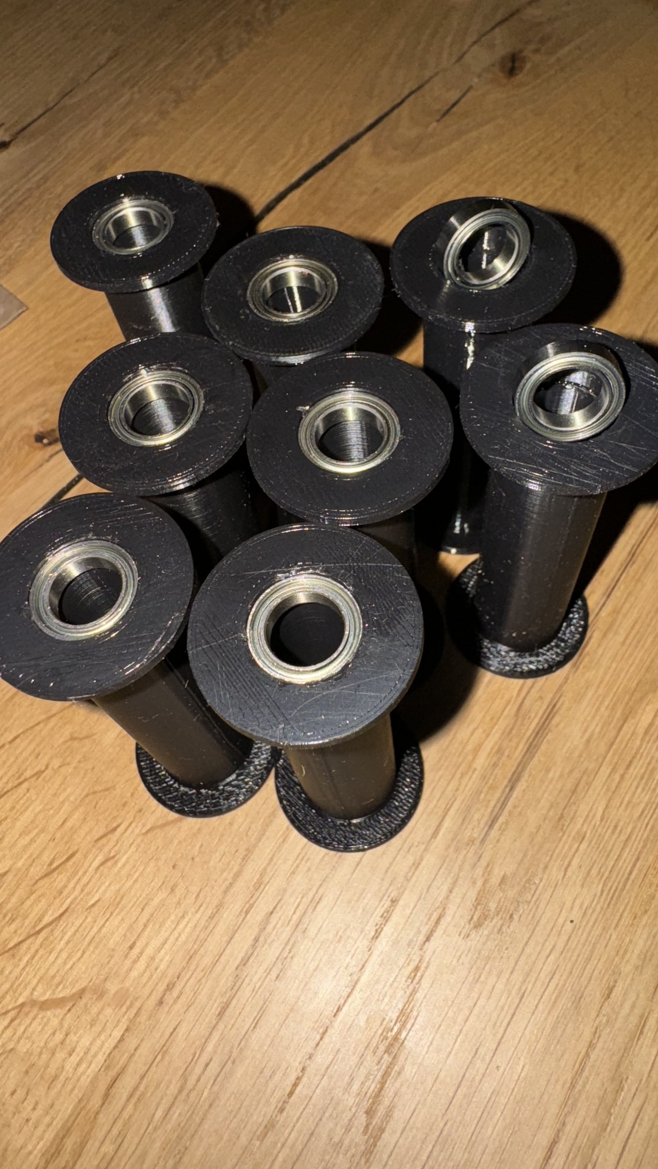 Spoolholder with bearings, fits 6 spools in the box by Franky13 ...