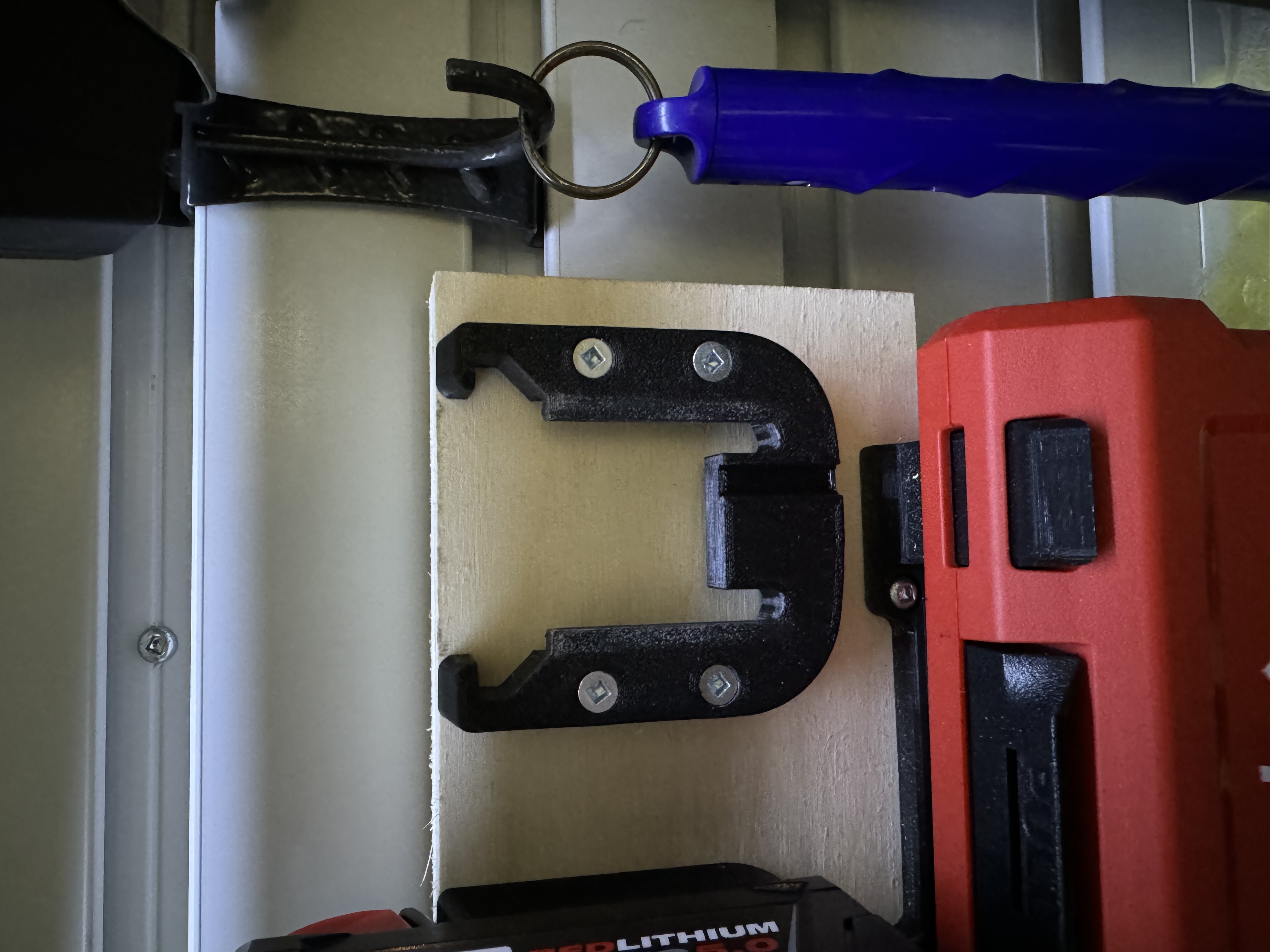 Milwaukee M18 Wall Mount by The Olly Bee | Download free STL model ...