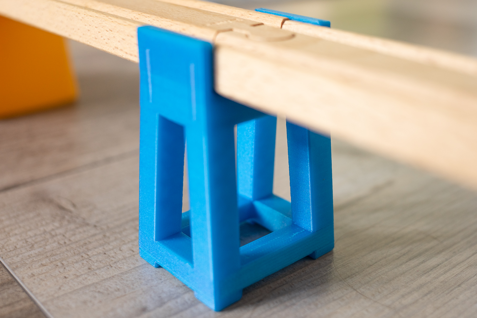 Toy Train Pylon (Brio & IKEA compatible) by Buschi | Download free STL ...