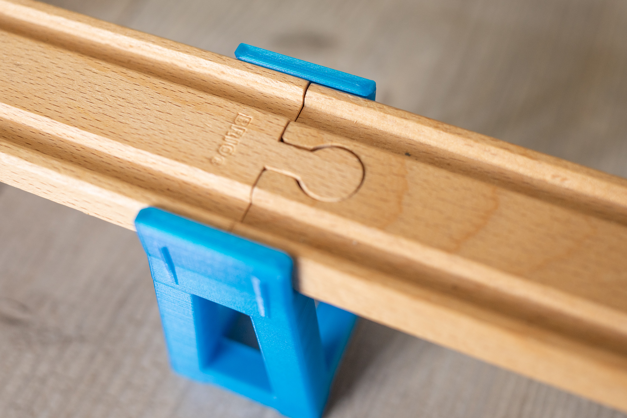 Toy Train Pylon (Brio & IKEA compatible) by Buschi | Download free STL ...