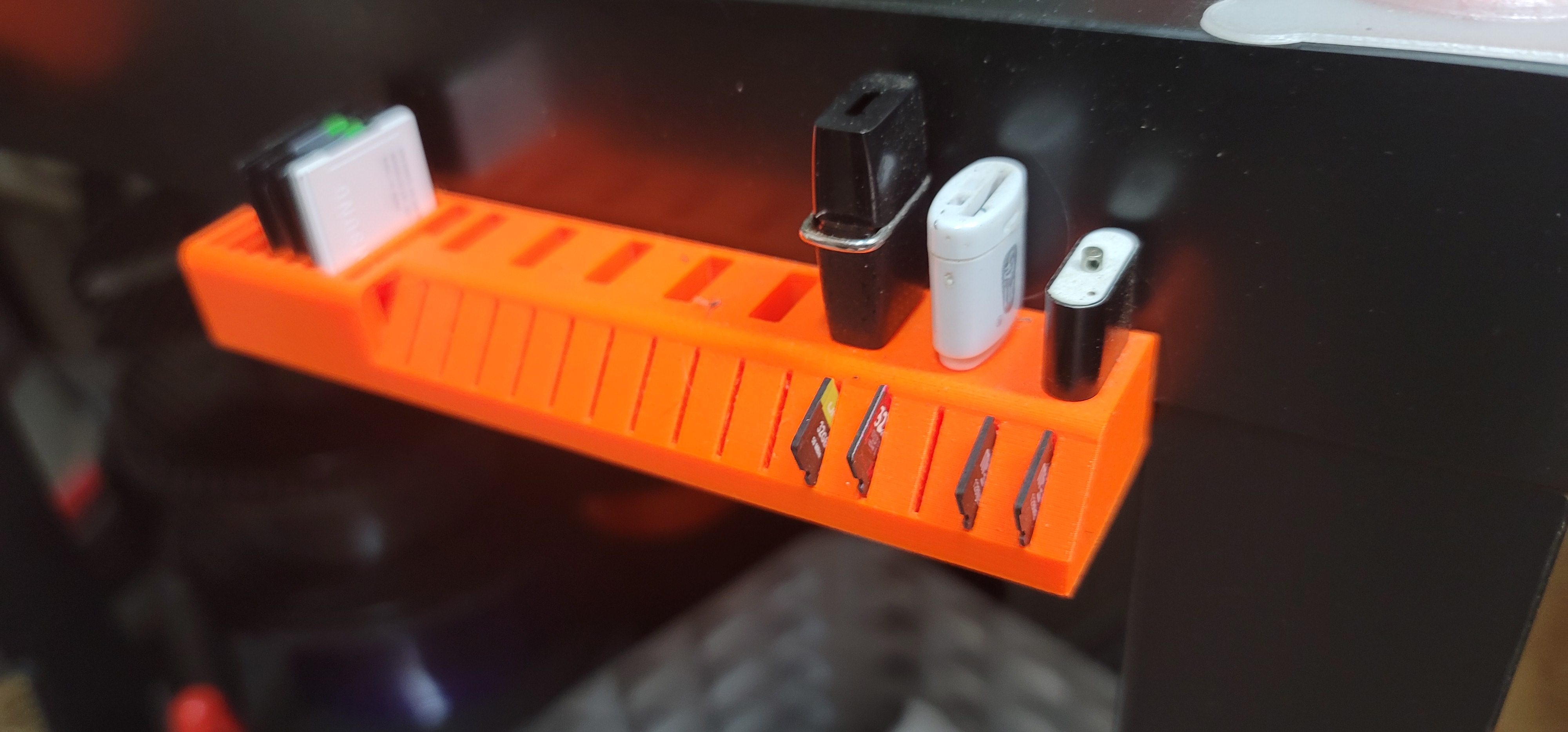Remixed Undershelf usb/microsd/sd organizer by Digitaldevil00 ...