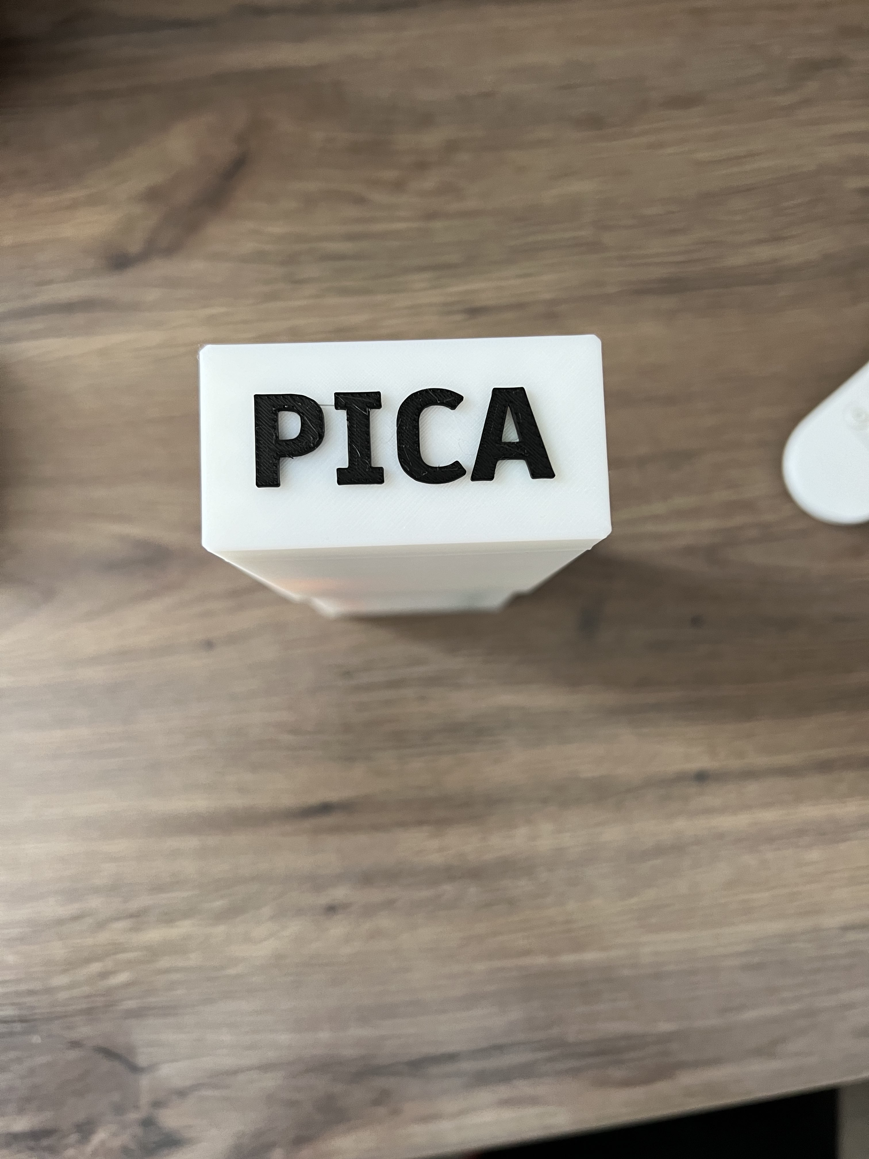 Pica Pen Storage box by LatDesigns | Download free STL model ...
