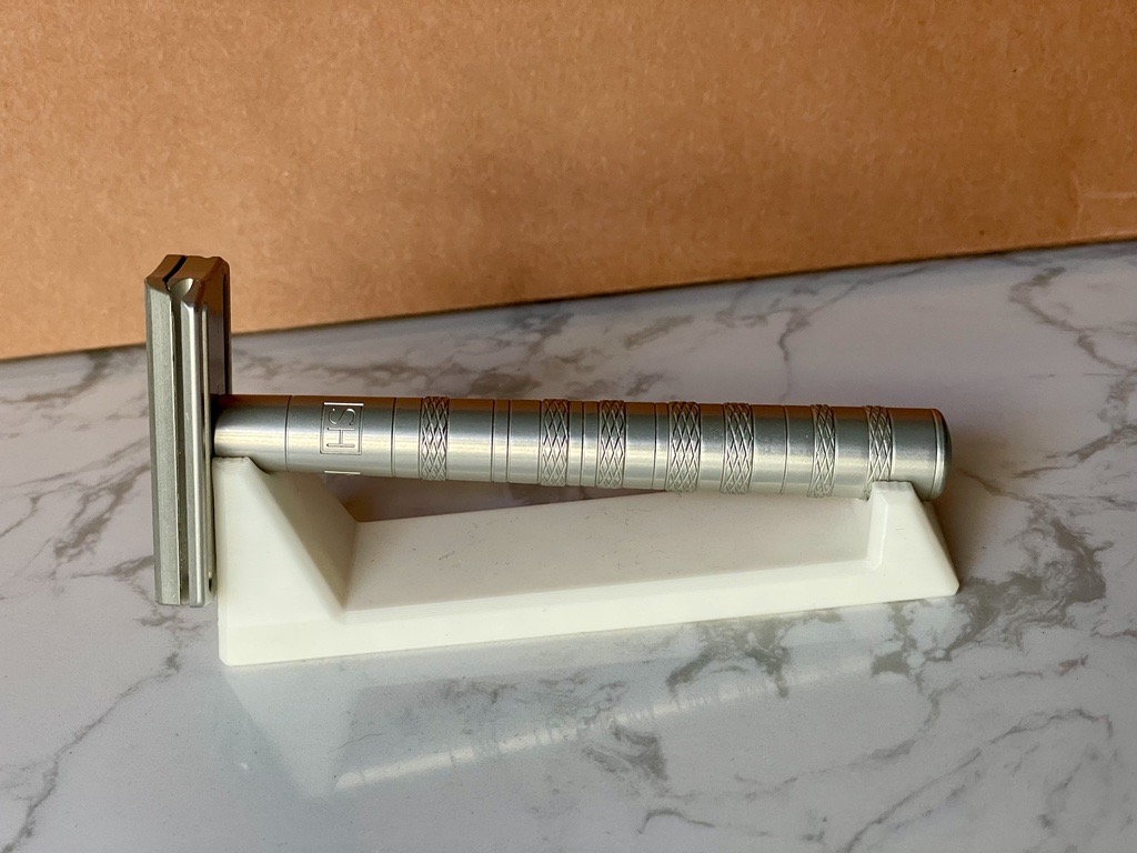 Henson Razor Stand by ben7897 | Download free STL model | Printables.com
