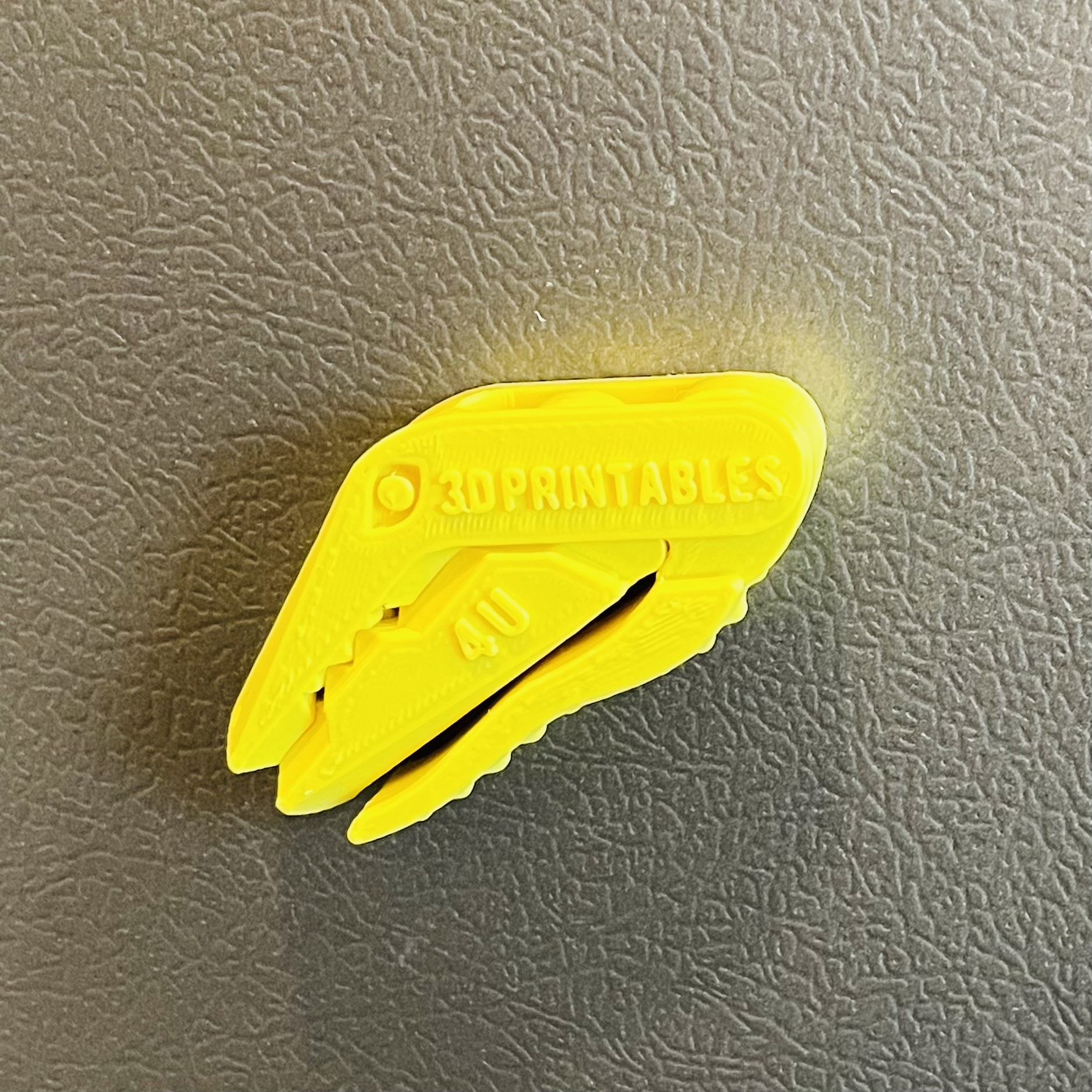 Dino Chip Clip with internal magnets by Robert Rosenbaum | Download ...