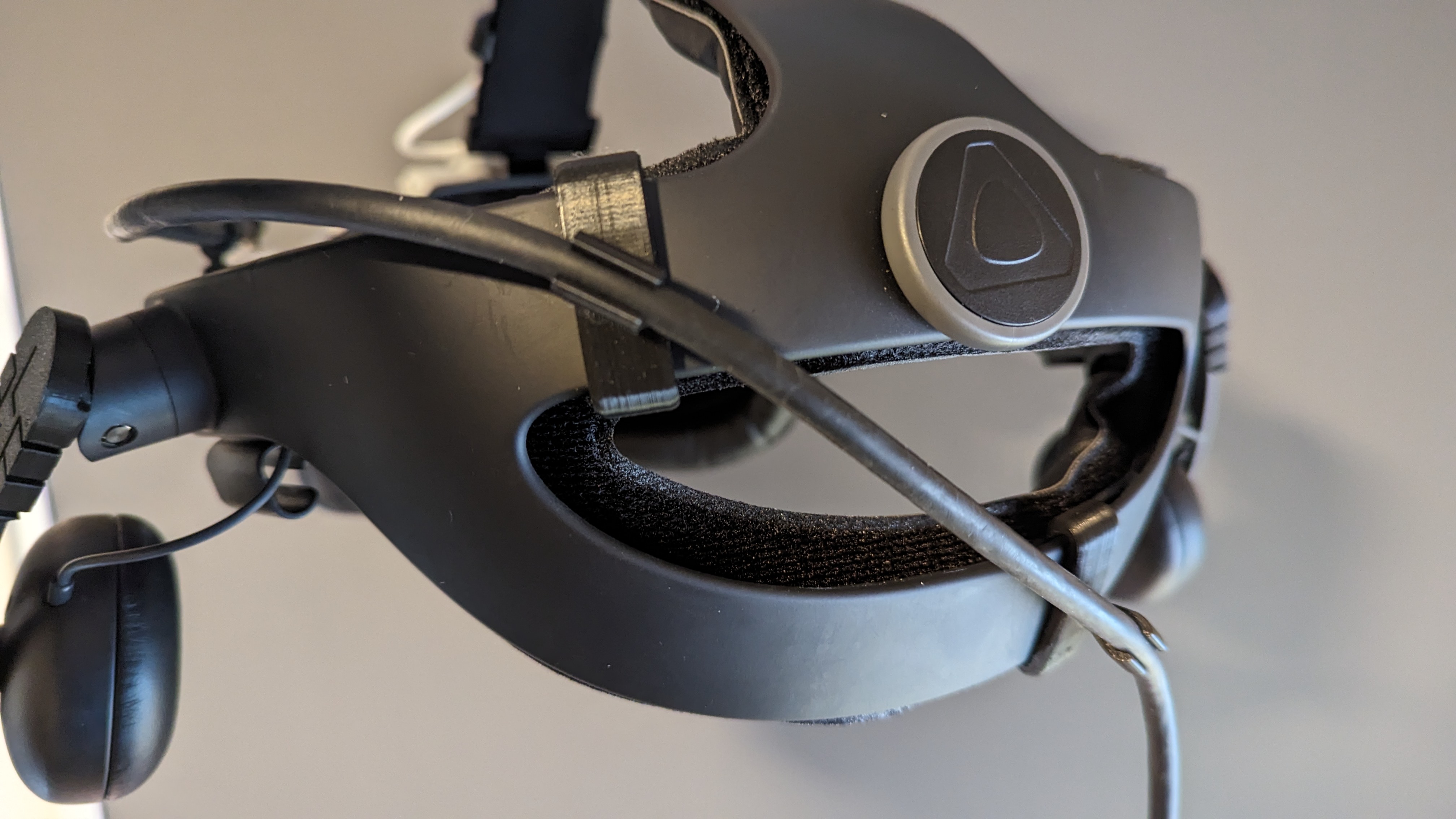 Vive Deluxe Audio Strap Detachable Link Cable Clips by Andreas Otto ...