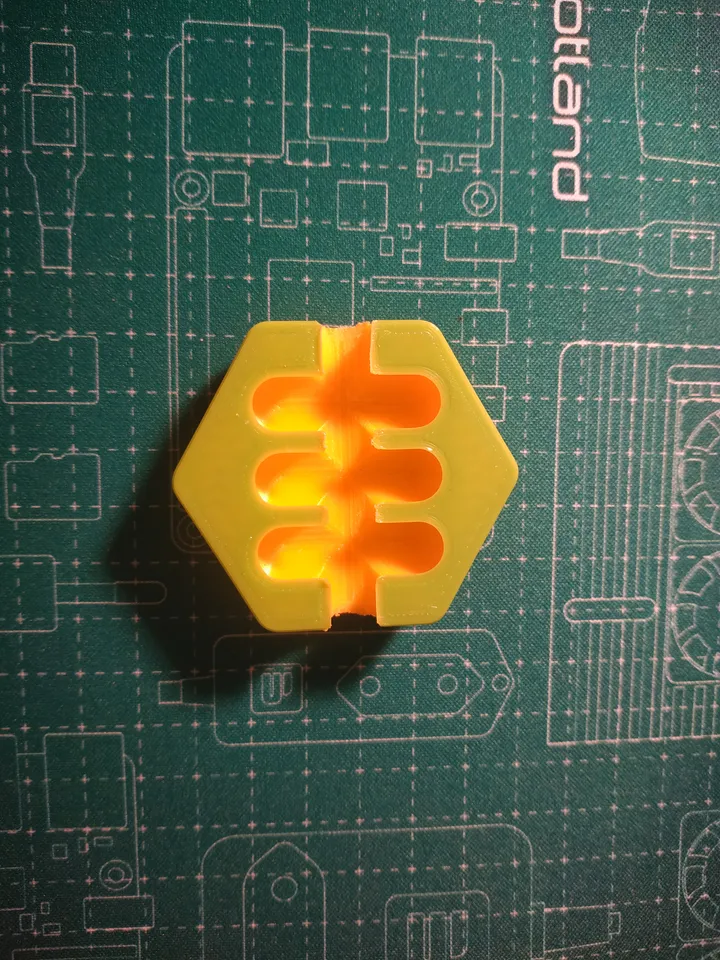 Hextraction 6 holes tile by Zdrapek | Download free STL model ...