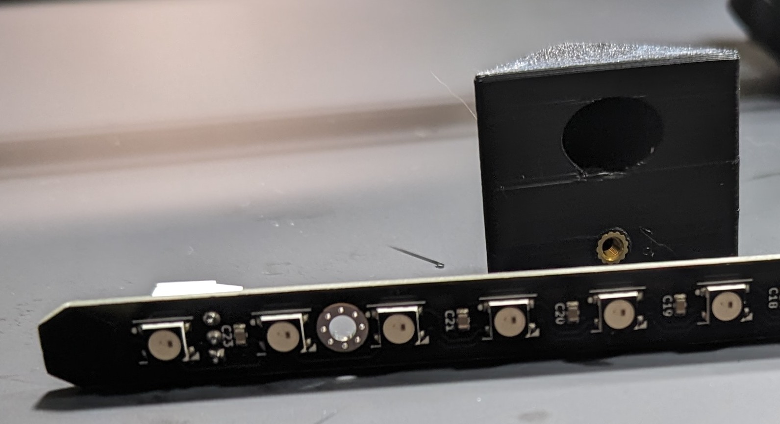 Daylight/Disco Stick mount for 3030 Extrusion by Apulo | Download free ...