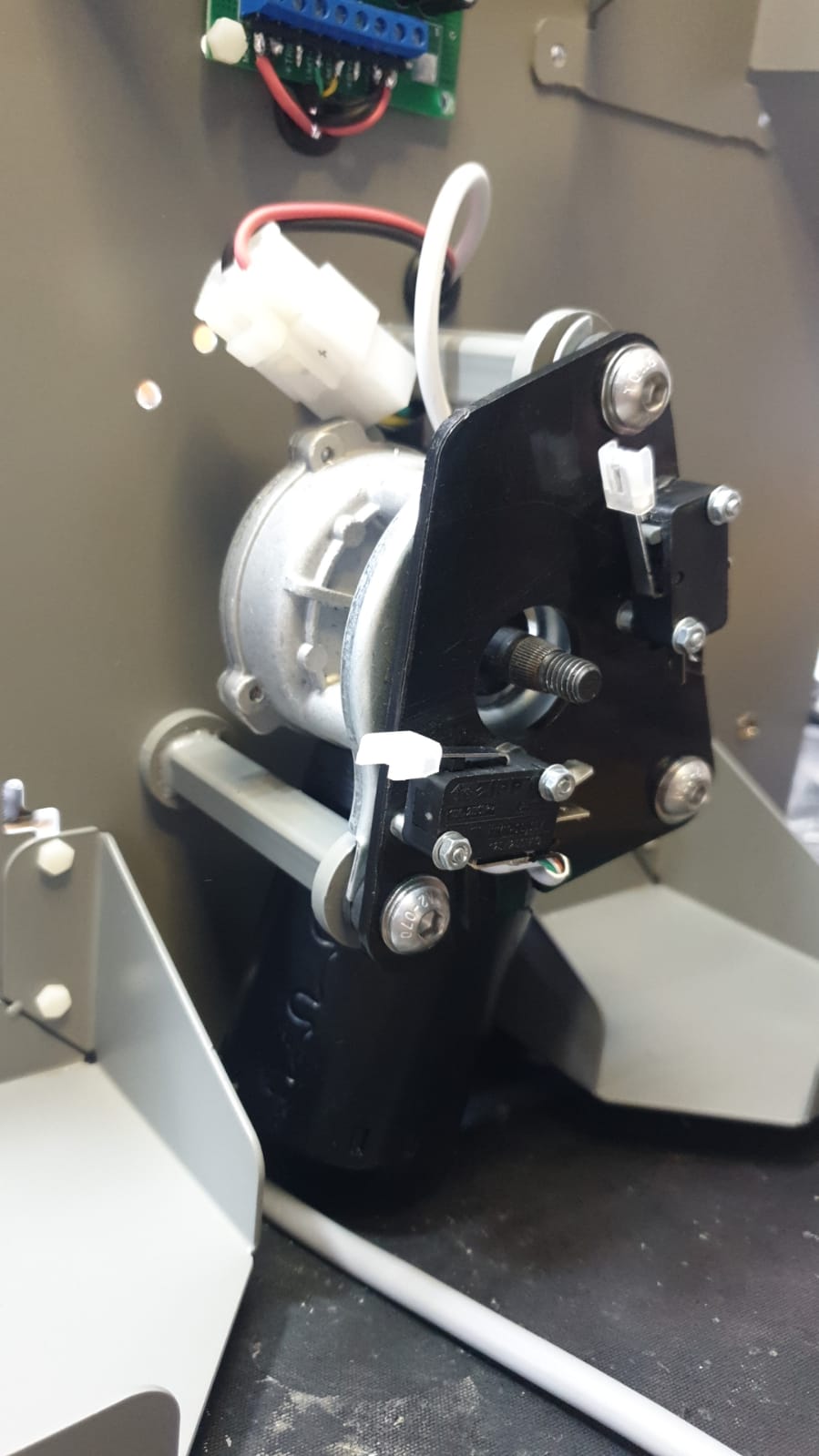2KG Limit Switch Bracket by 3D_Craft_Creations | Download free STL ...
