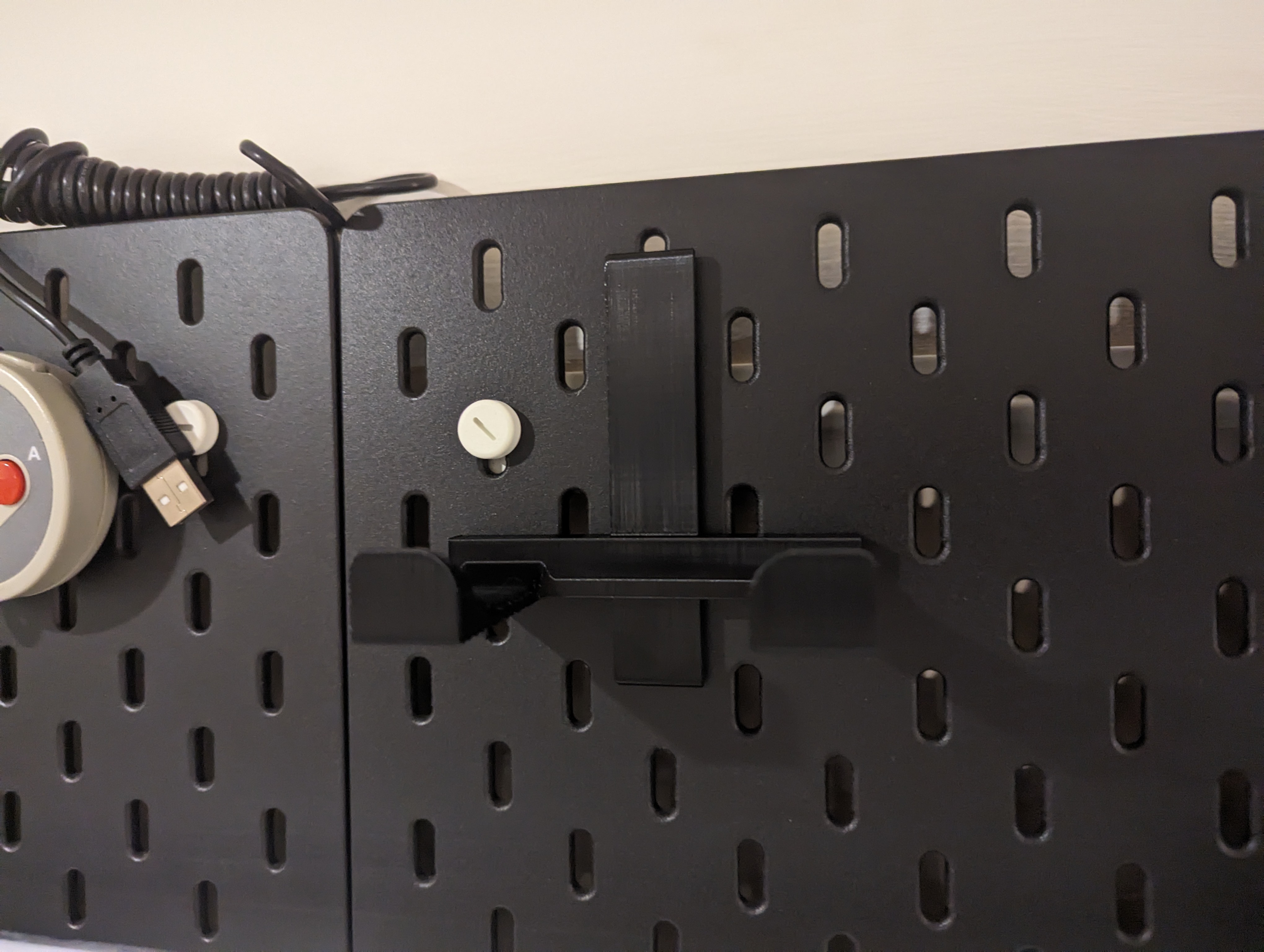 Skadis N64 Controller Holder by Arq | Download free STL model ...