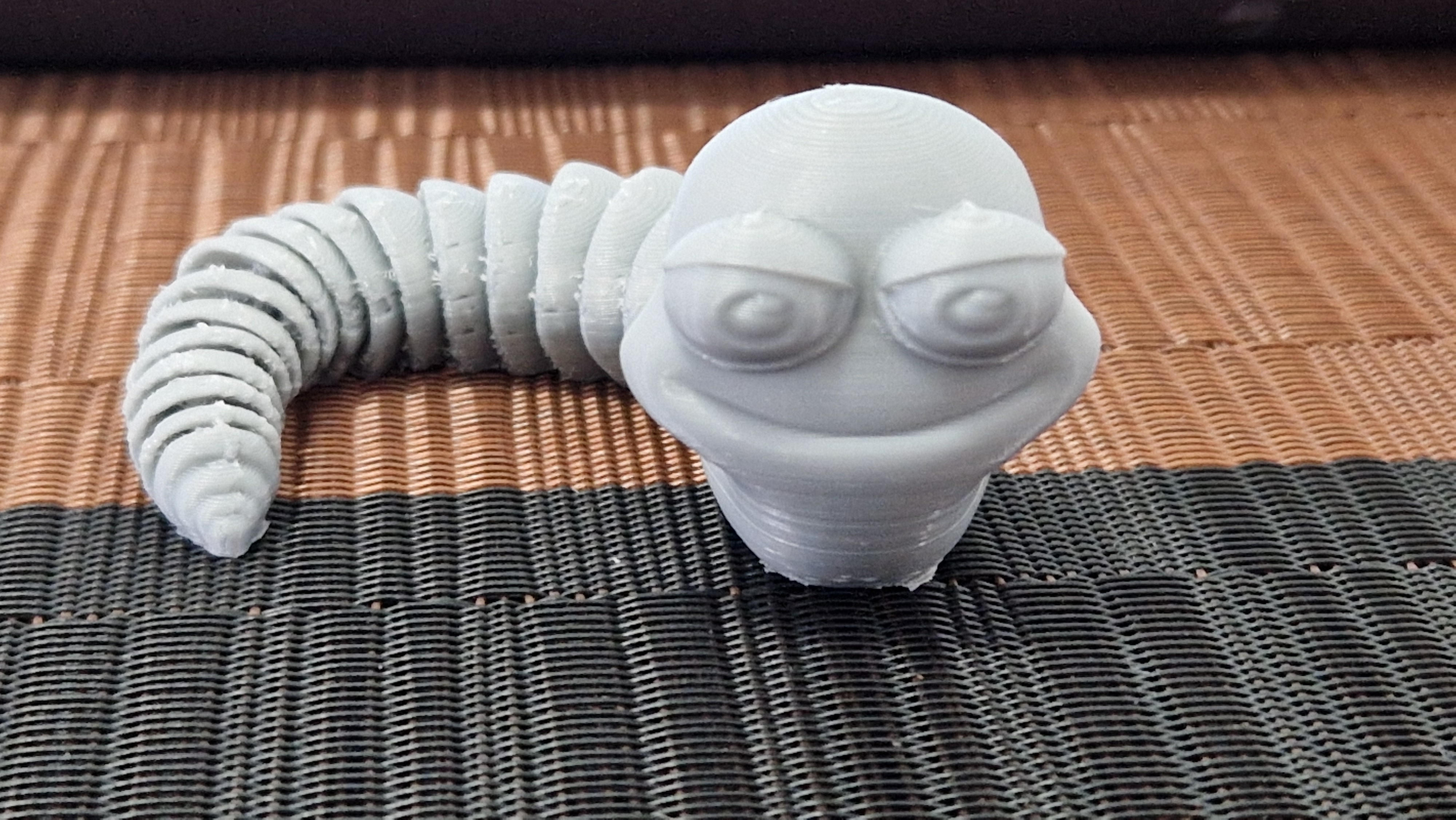 Cute articulated worm/ caterpillar by Martin | Download free STL model ...