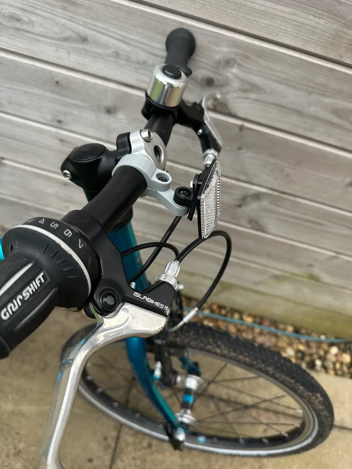 Bicycle reflector bracket by The Son Of Wil | Download free STL model ...