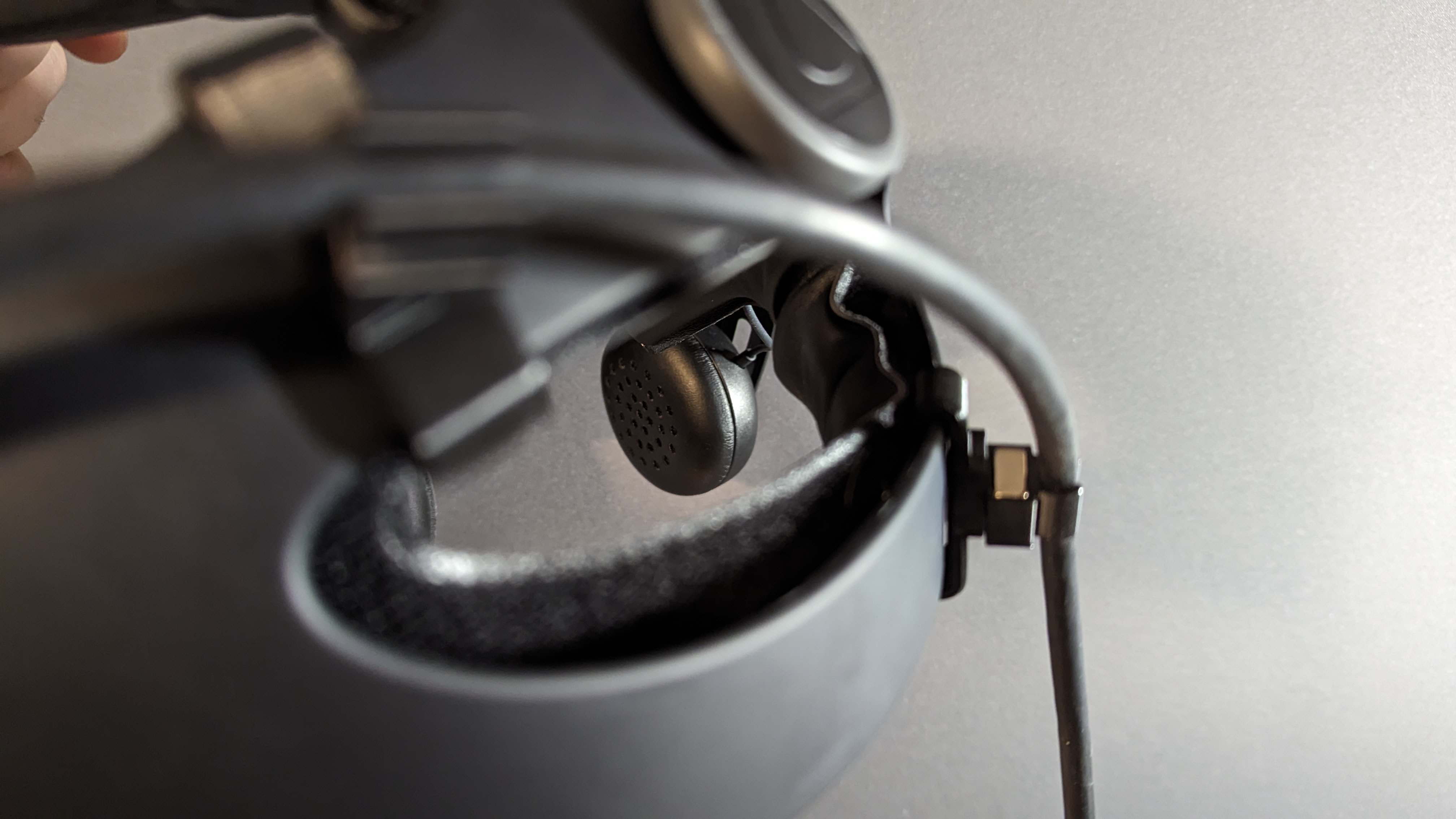 Vive Deluxe Audio Strap Magnetic Link Cable Clips by Andreas Otto ...