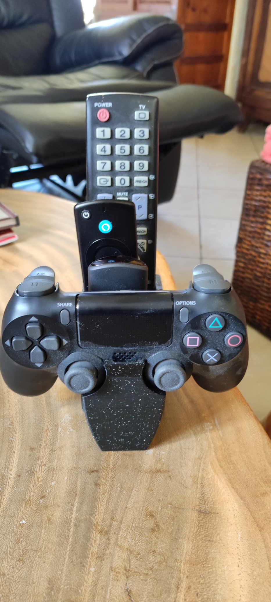 PS4 controller holder and remote controls by LaurentN | Download free ...