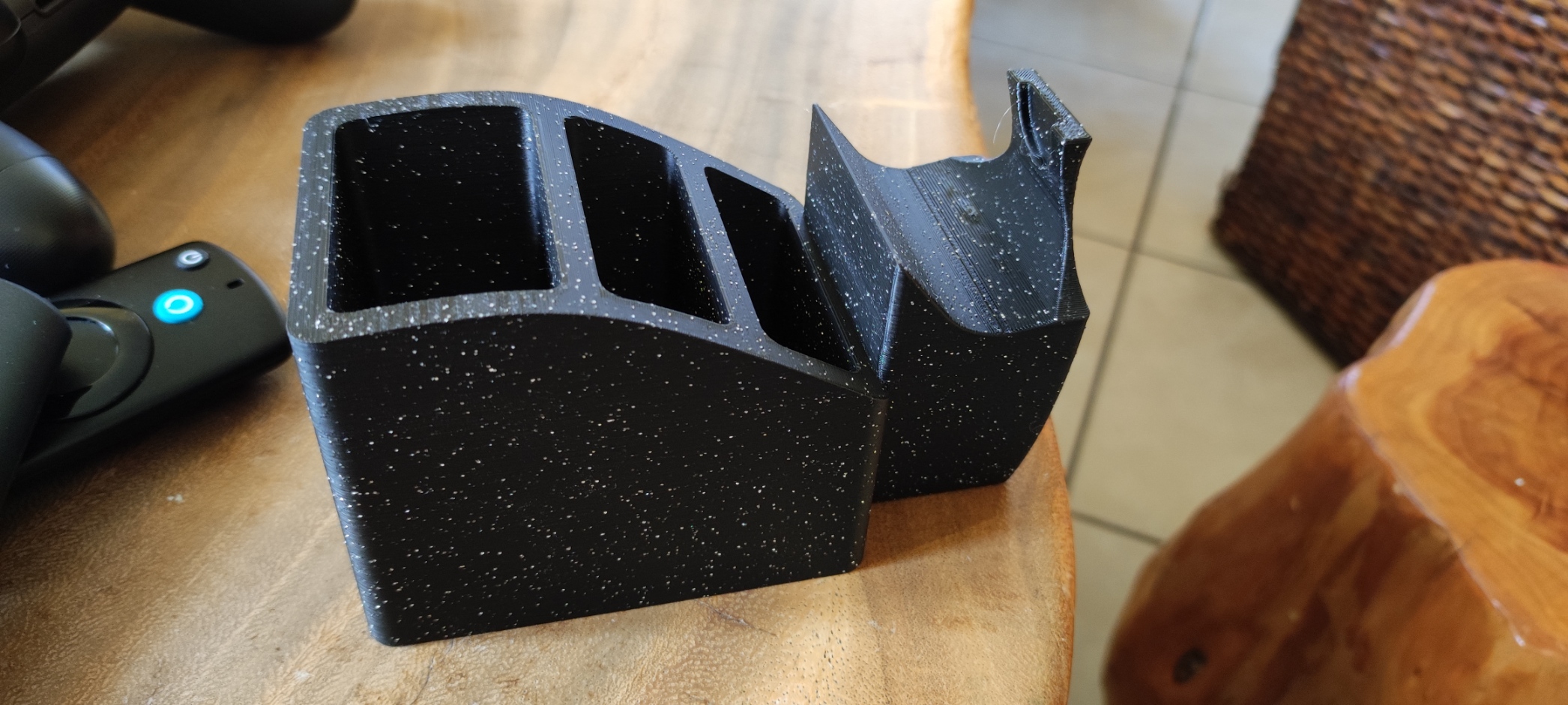 PS4 controller holder and remote controls by LaurentN | Download free ...