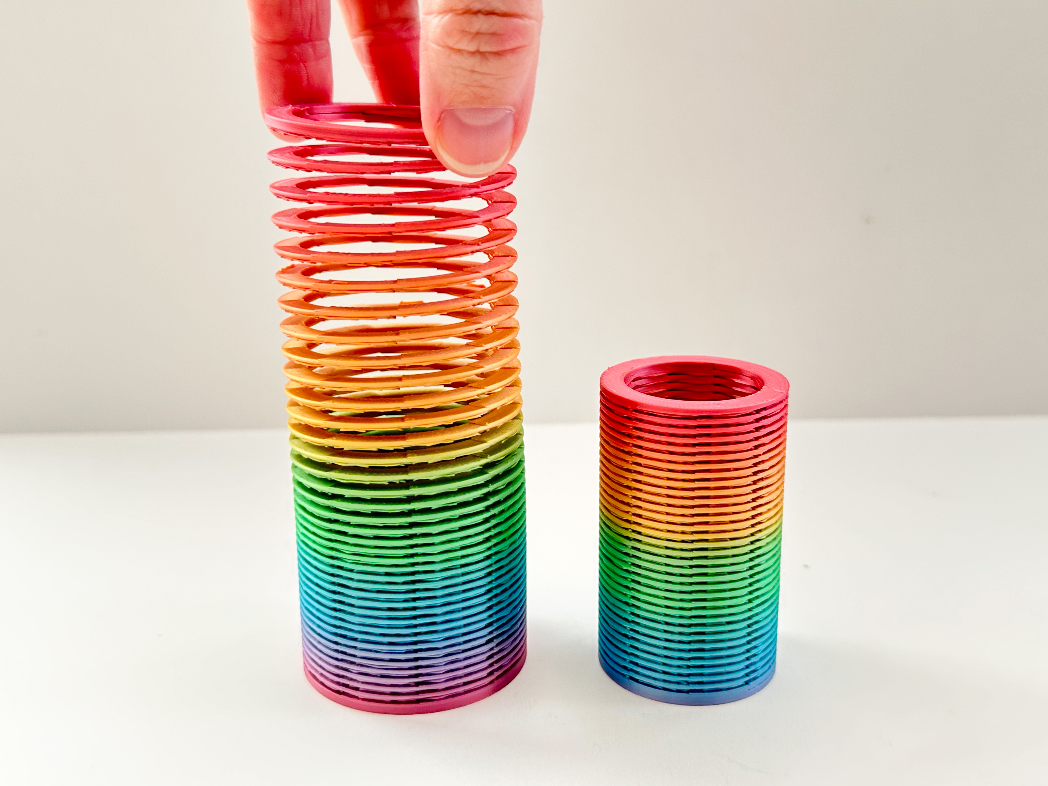 Pot of Gold Slinky (2 Sizes) von 3DPmom | Kostenloses STL-Modell ...