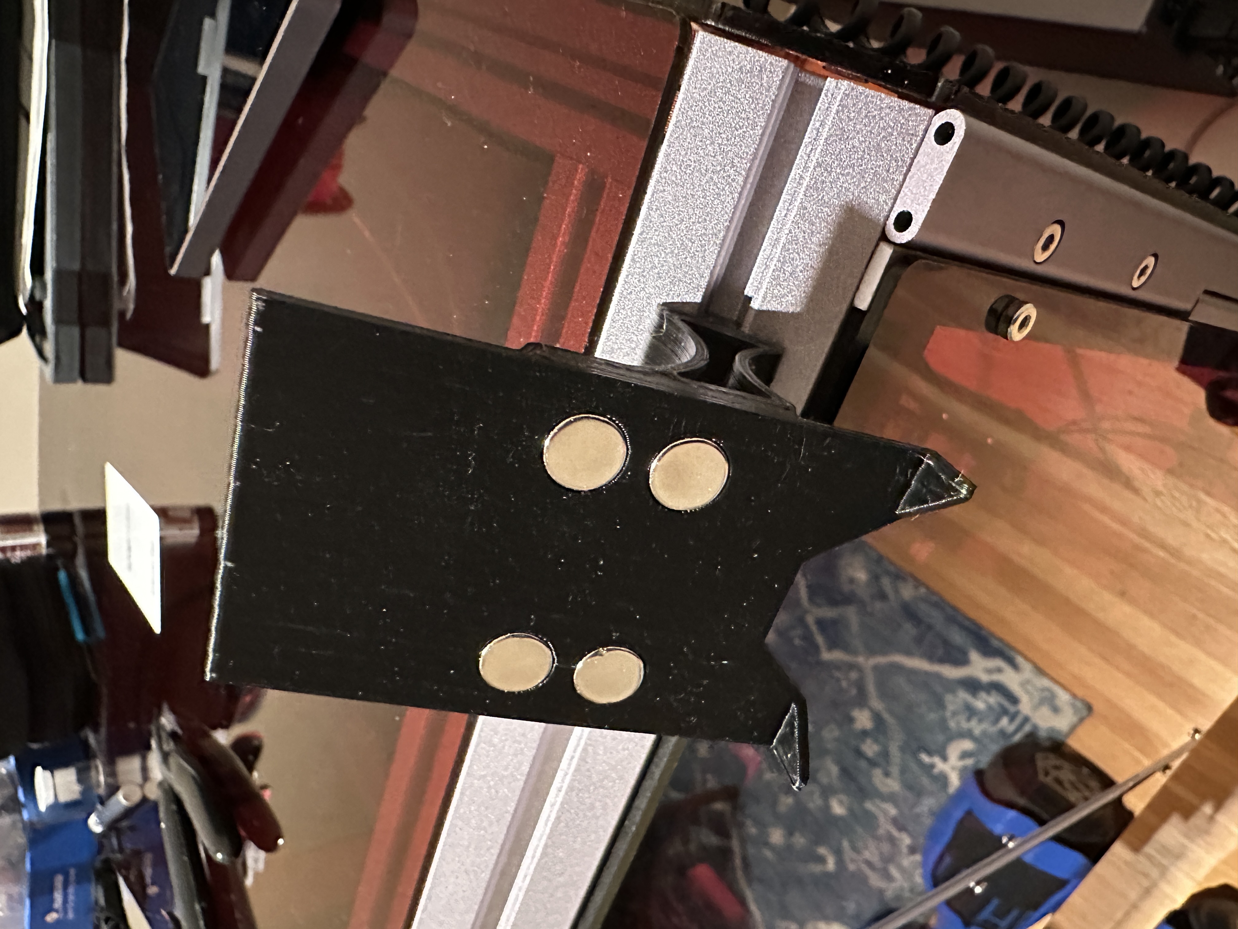 Snapmaker 2.0 Screen Magnetic Mount - No Support by Bric Designs ...