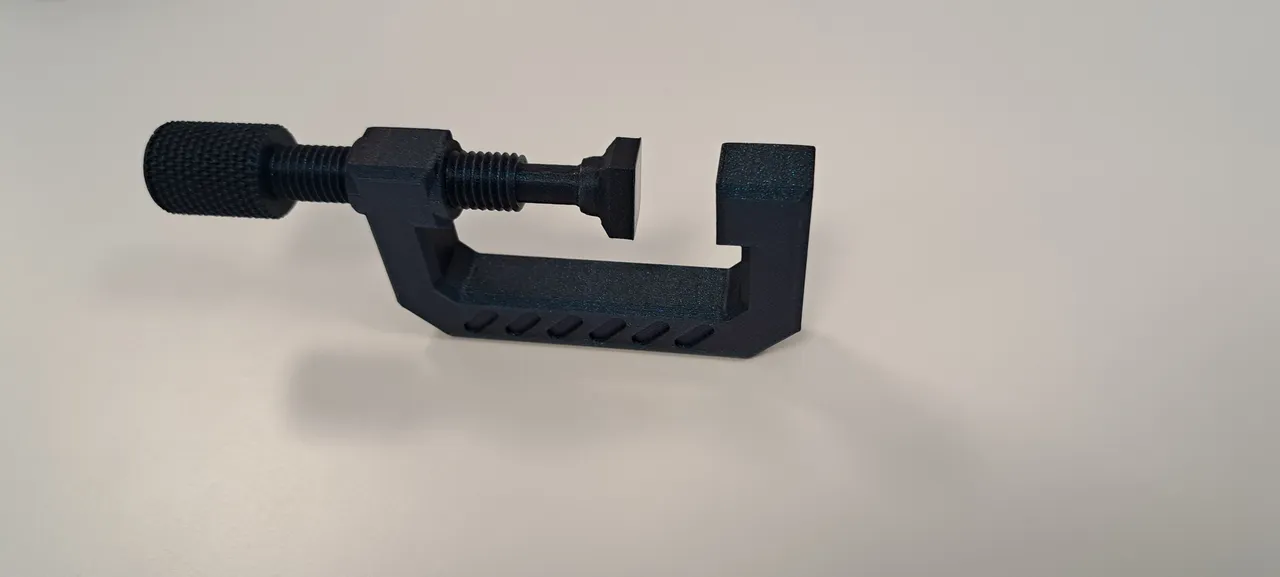 Clamp by Daniel | Download free STL model | Printables.com