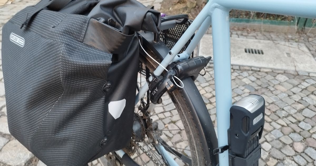 Ortlieb adapter for AXA frame locks by LucMeister | Download free STL ...