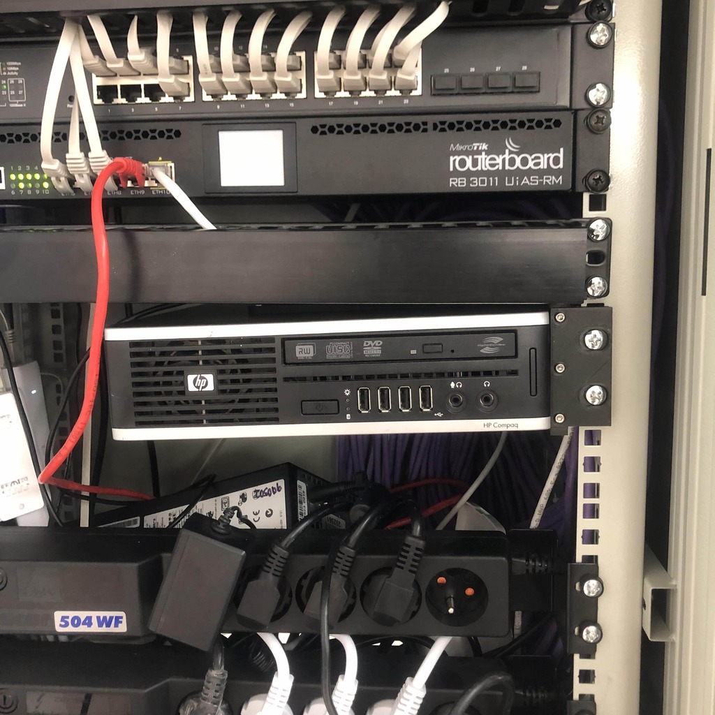 HP Compaq 8000 & Other USDT computers Rackmount - Server by Dominik ...