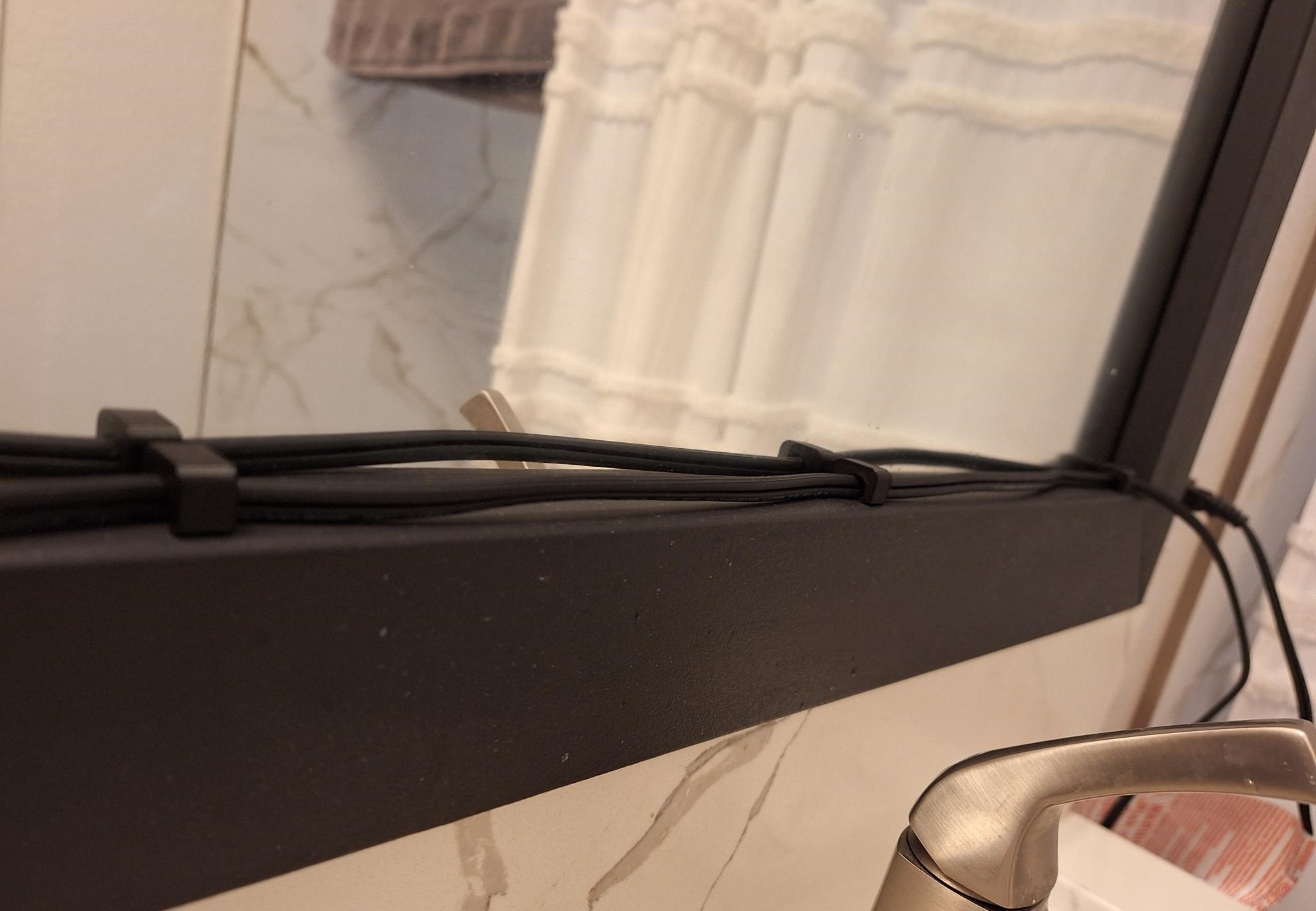 7mm cable clip for mirrors by DDD Club | Download free STL model ...